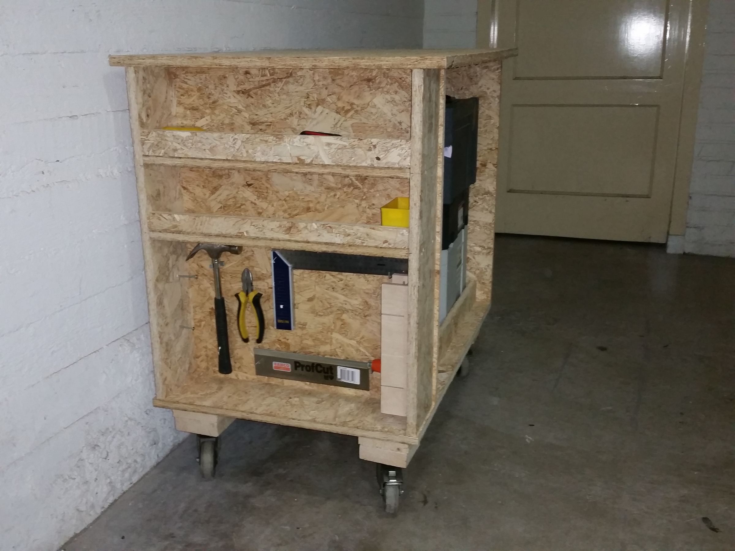 One Sheet Workbench : 4 Steps (with Pictures) - Instructables