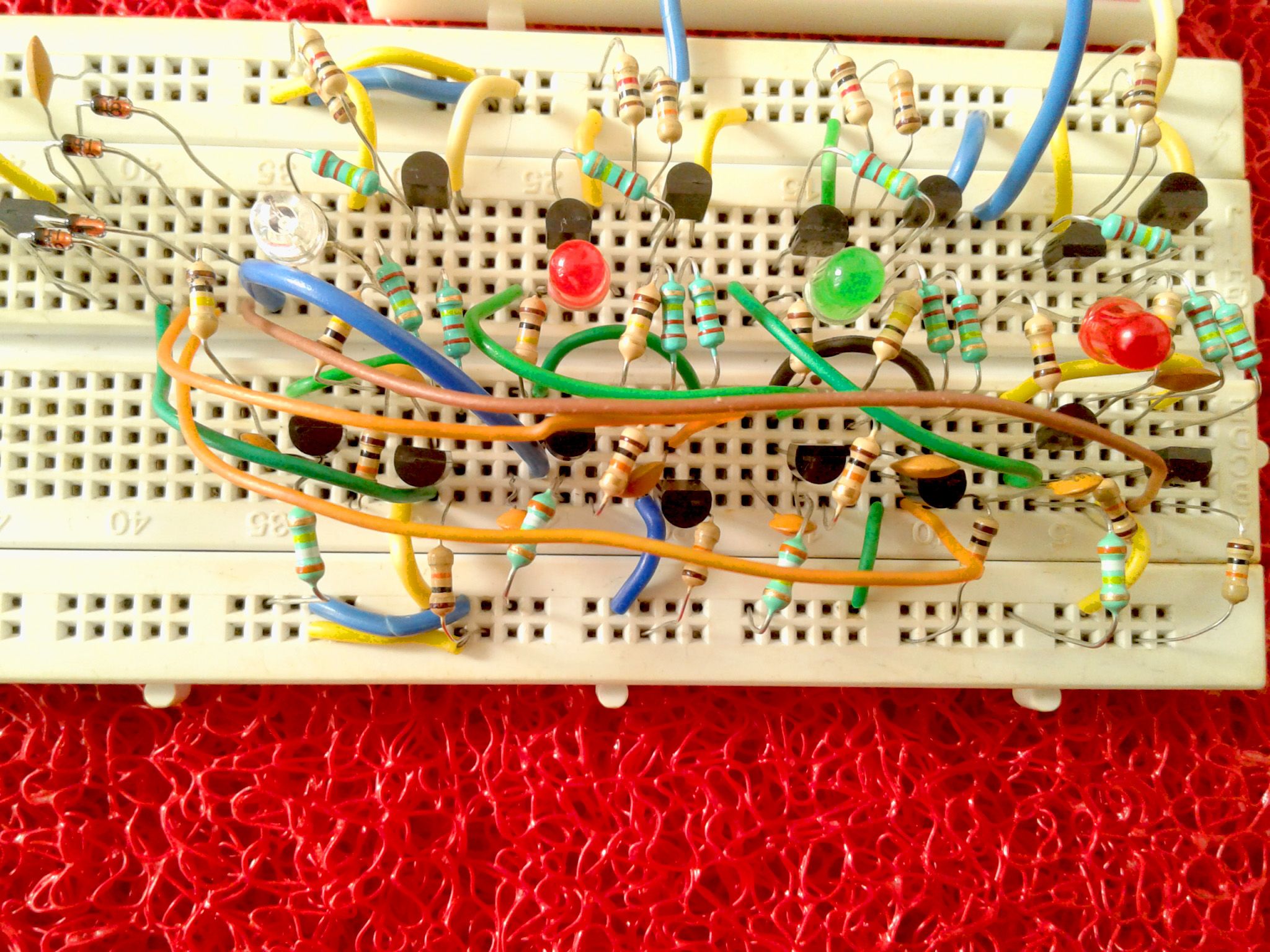 BCD Counter Using Discrete TRANSISTORS : 16 Steps - Instructables
