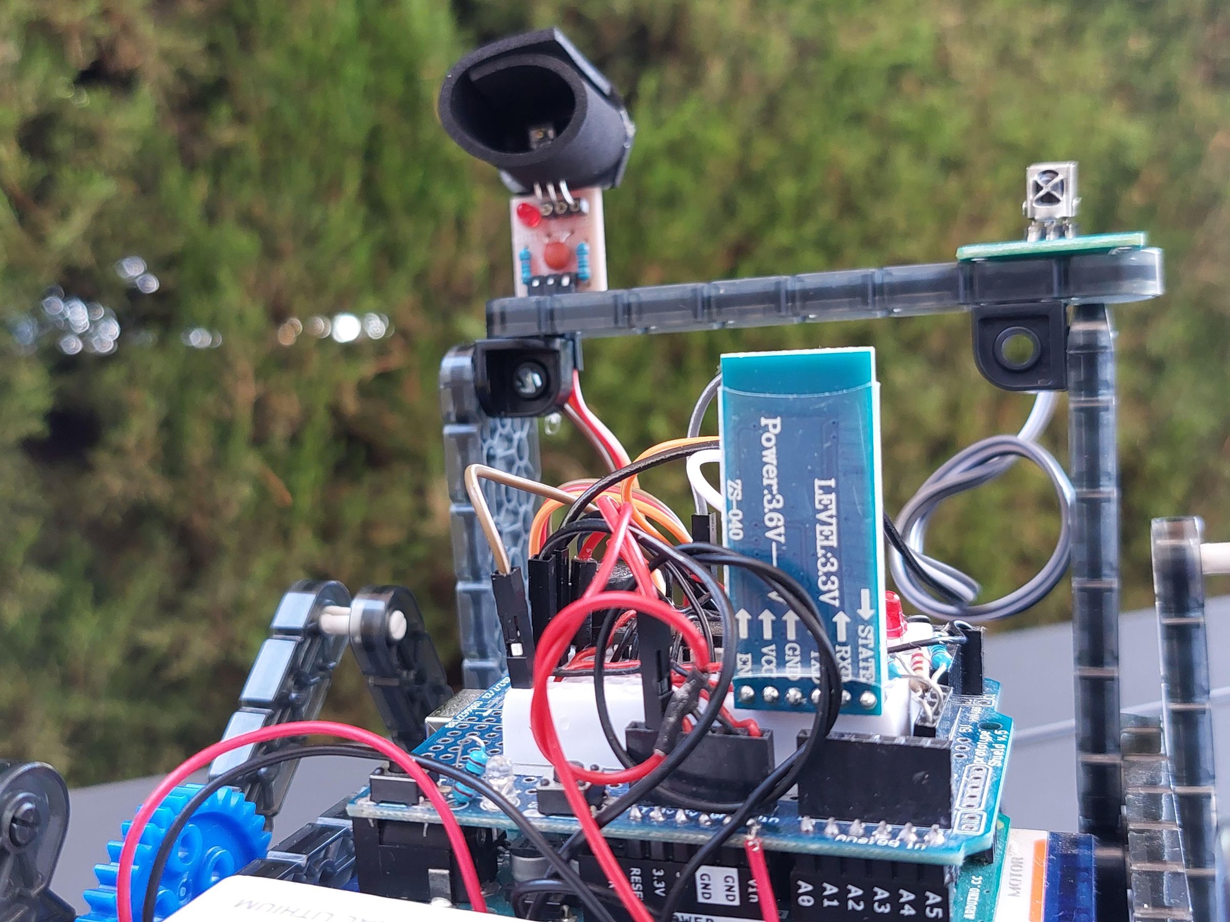 Several Ways to Control a Robot : 4 Steps (with Pictures) - Instructables