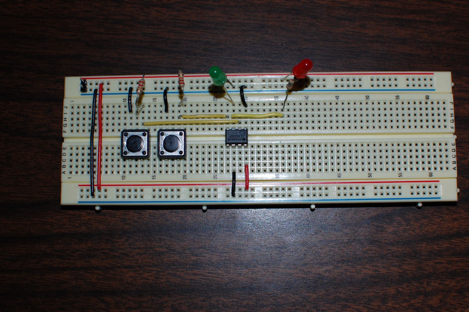 555 Timer Mono-stable and Bi-stable Modes : 3 Steps - Instructables