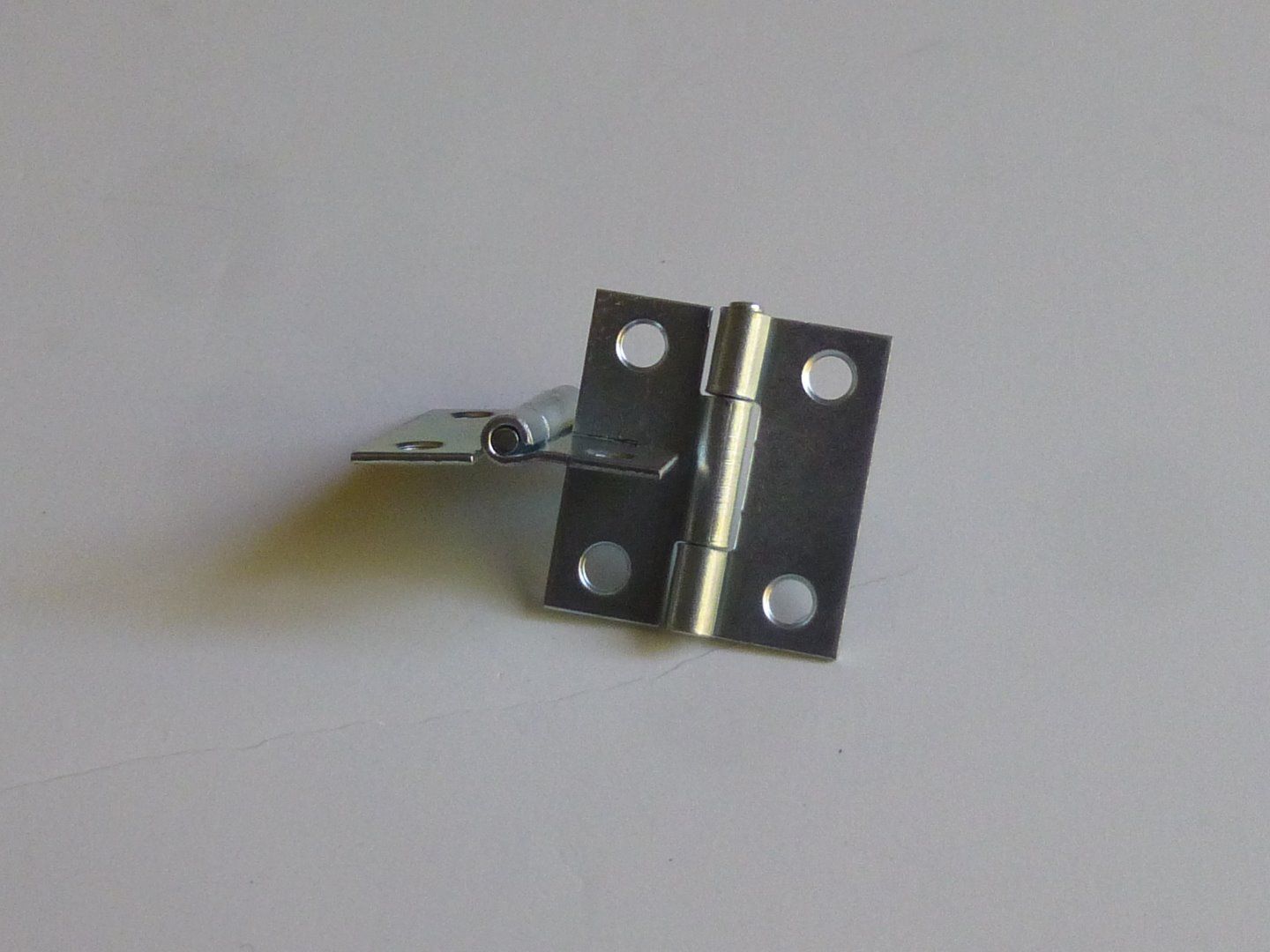Compact Hitch Using Hinges : 5 Steps - Instructables