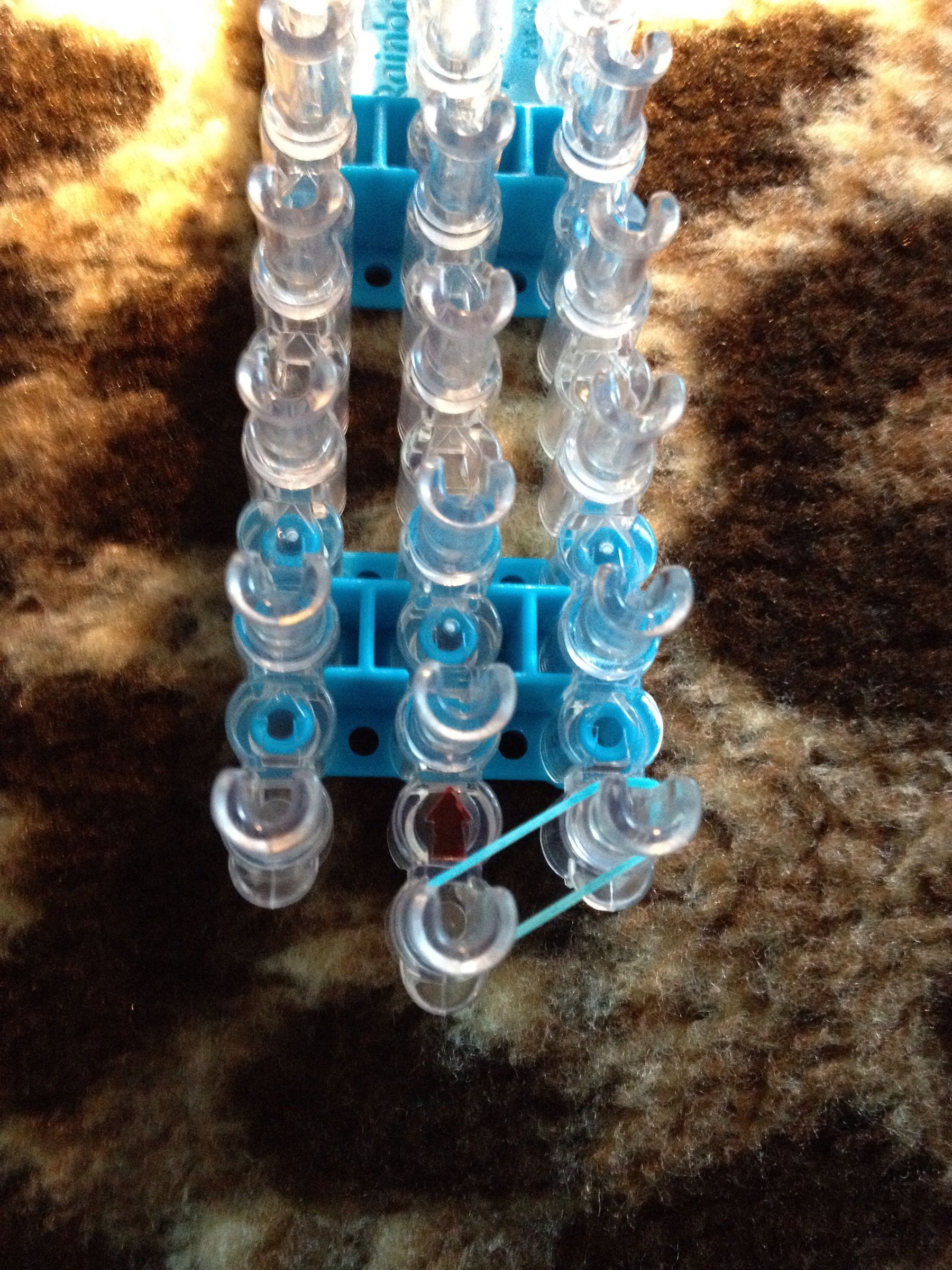 Rainbow Loom Singel Chain : 3 Steps - Instructables