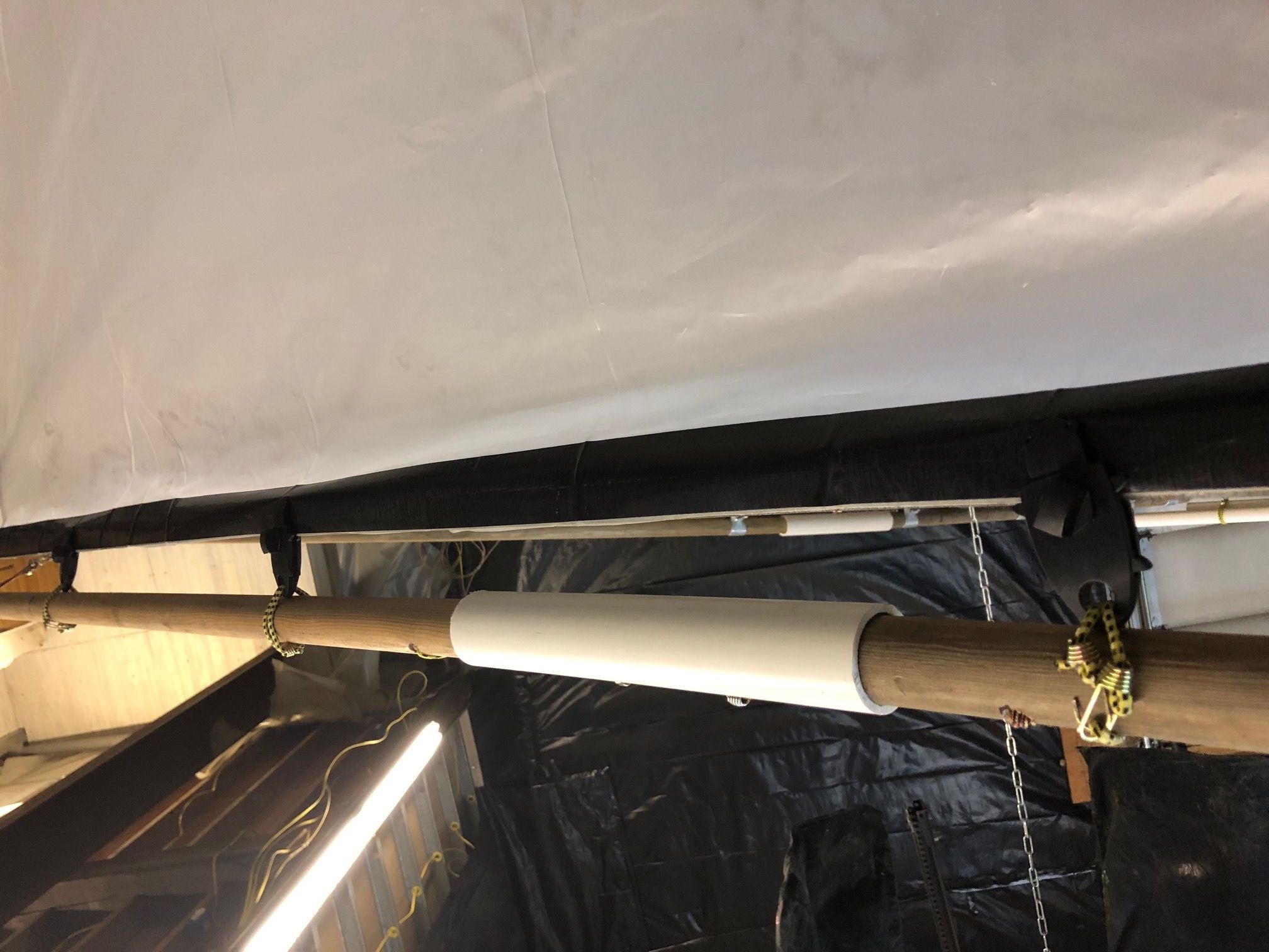 Free-Standing Cantilevered Rear Projection Screen : 5 Steps (with ...