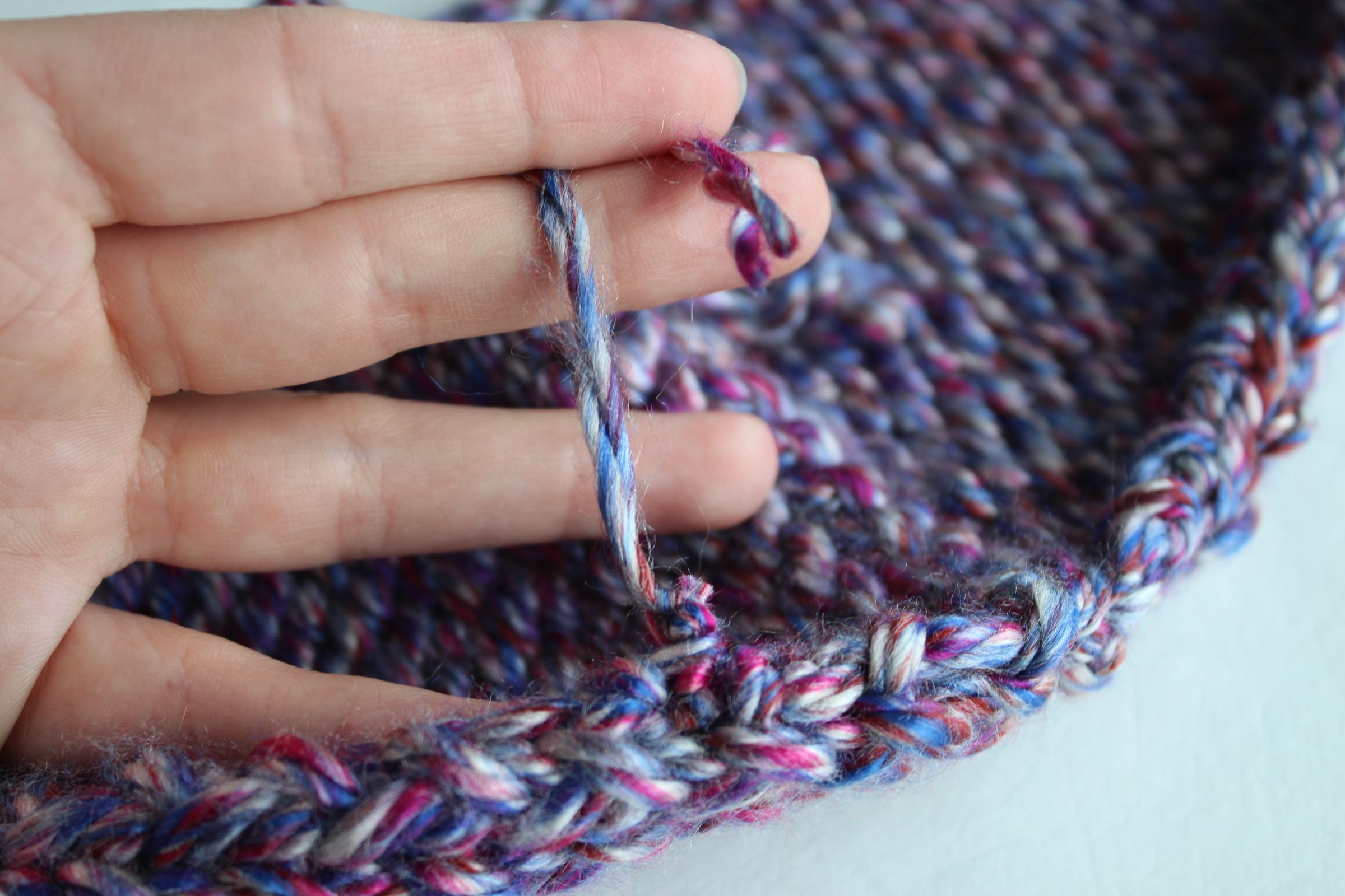 How to Knit an Infinity Scarf on a Loom : 15 Steps (with Pictures ...