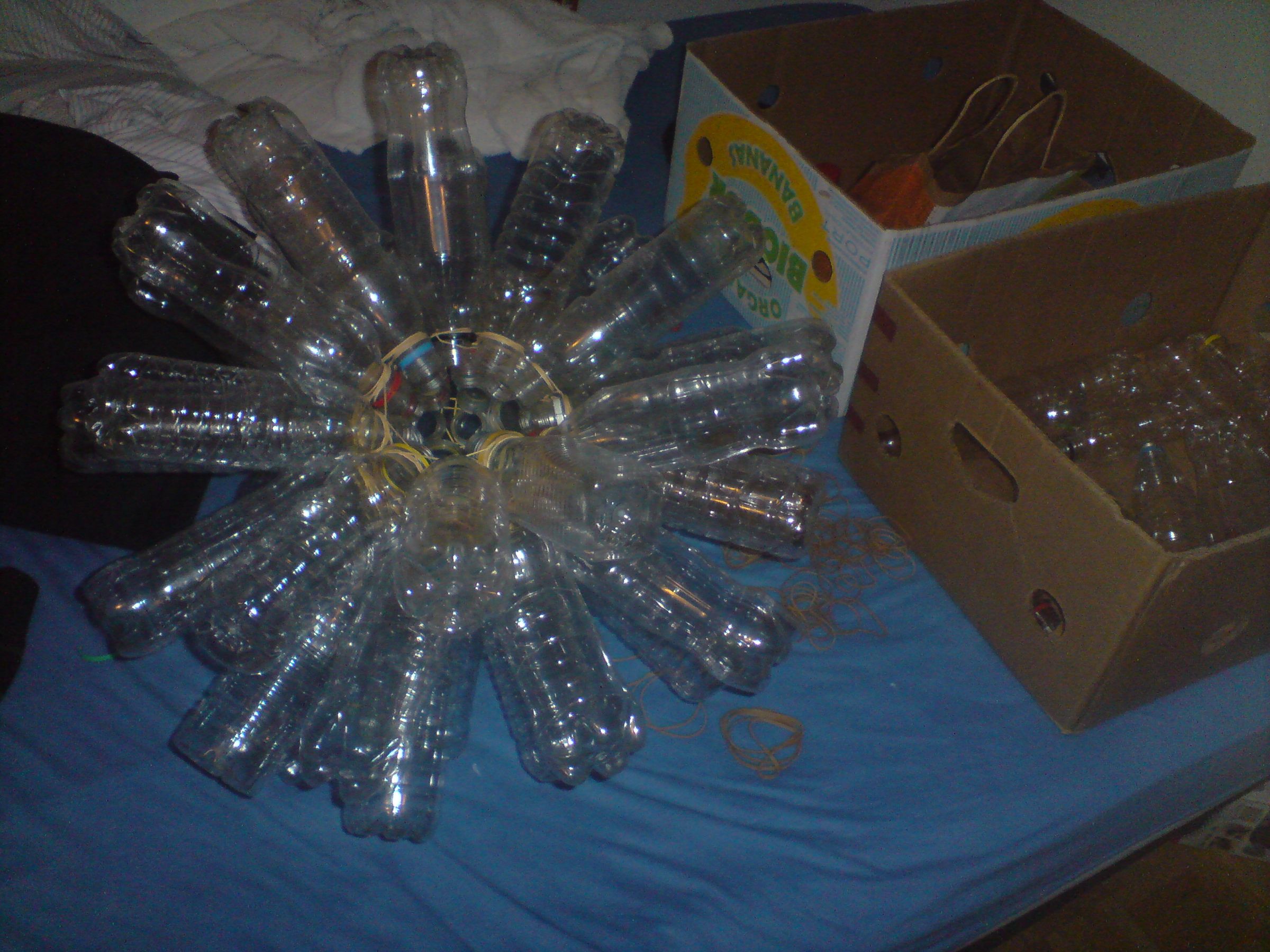 How to Build an Intriguing-looking But Simple Lamp Made of Plastic ...