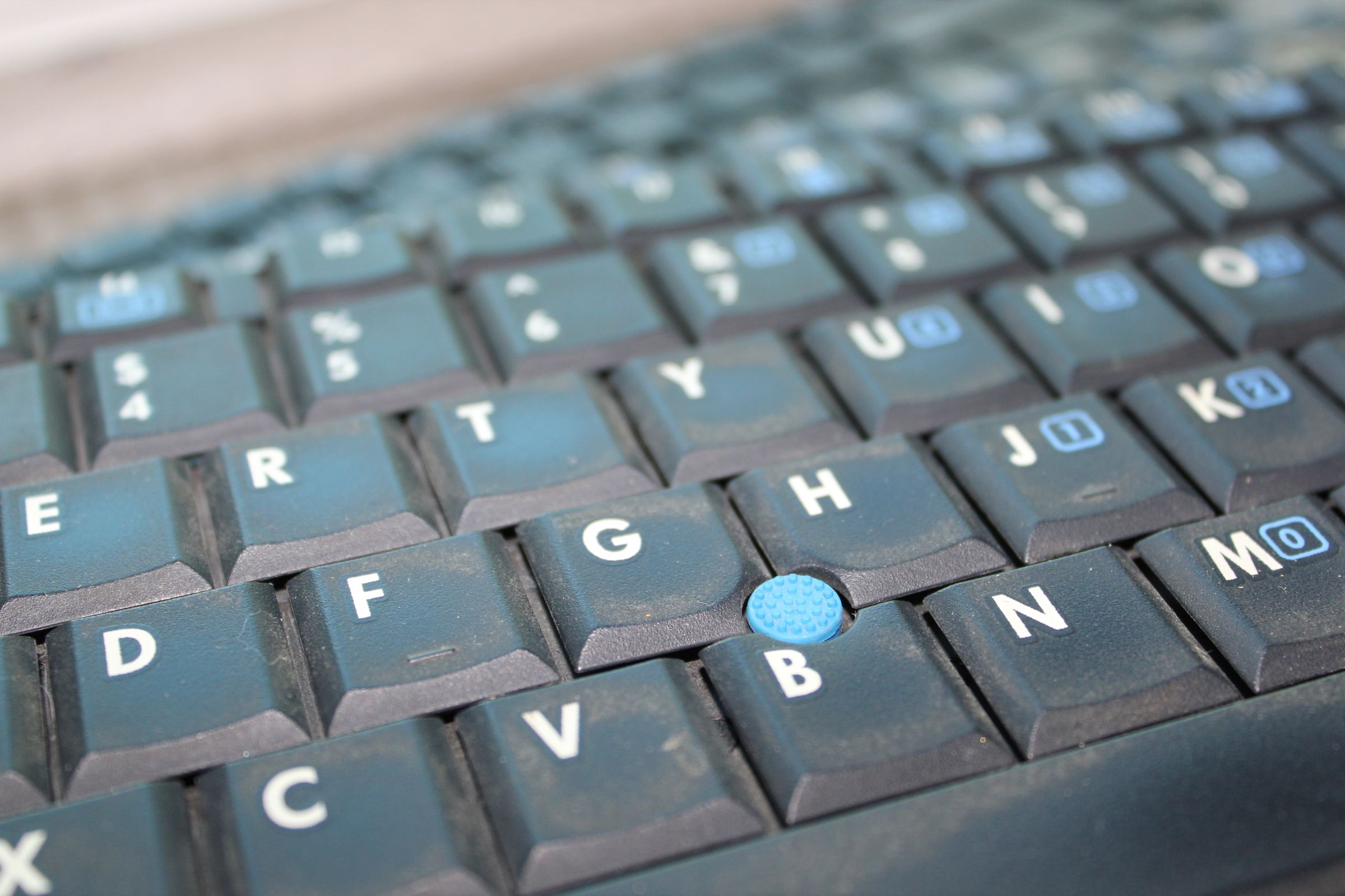 Computer Keyboard Jewelry : 7 Steps (with Pictures) - Instructables