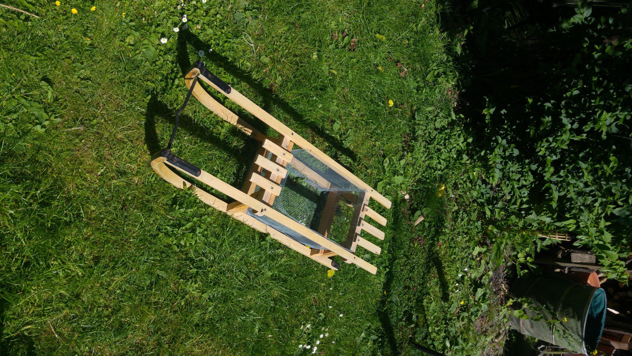 Sledge Straw Bale Plant Box : 6 Steps (with Pictures) - Instructables