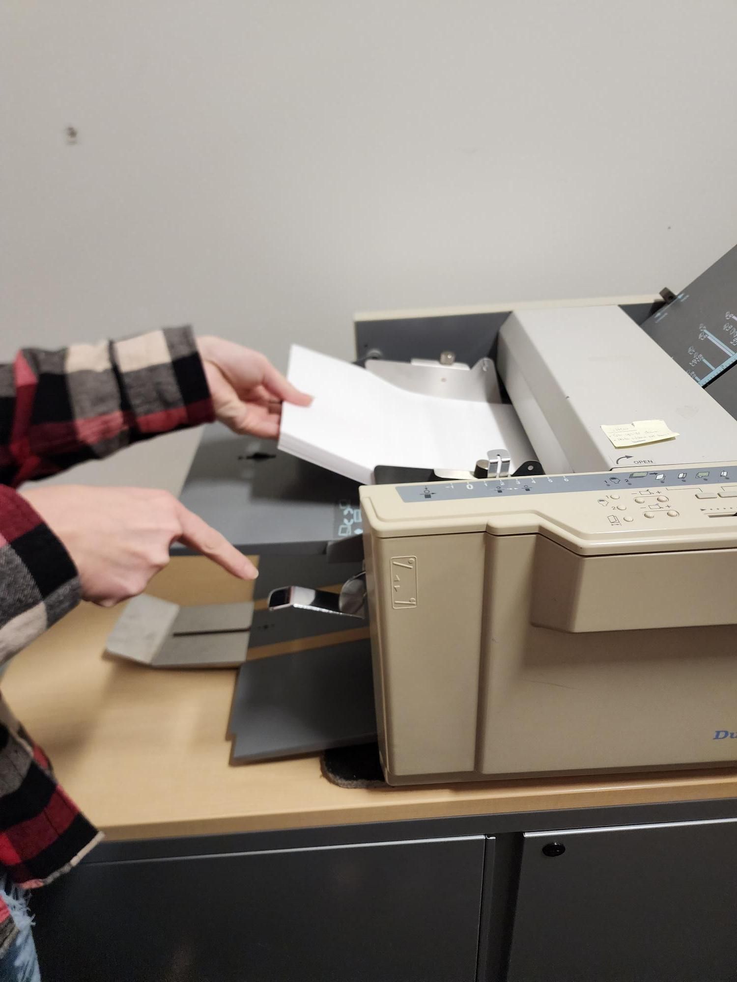 How to Create a "Z-Fold" Using a Duplo DF-520 Folding Machine : 9 Steps ...