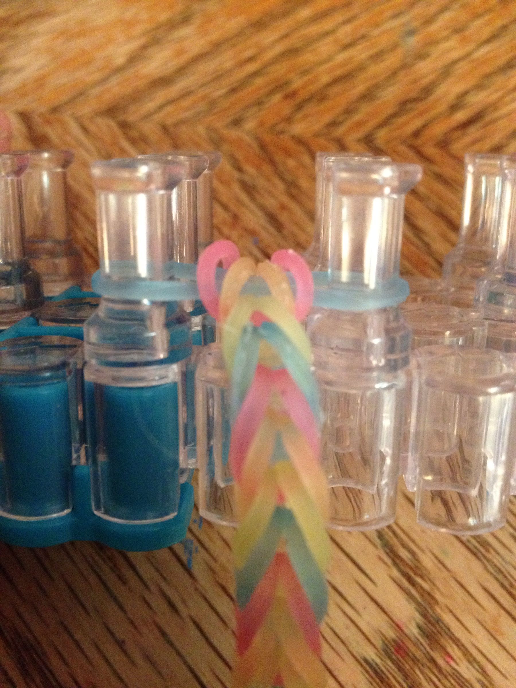 Rainbow Loom Fishtail : 13 Steps - Instructables