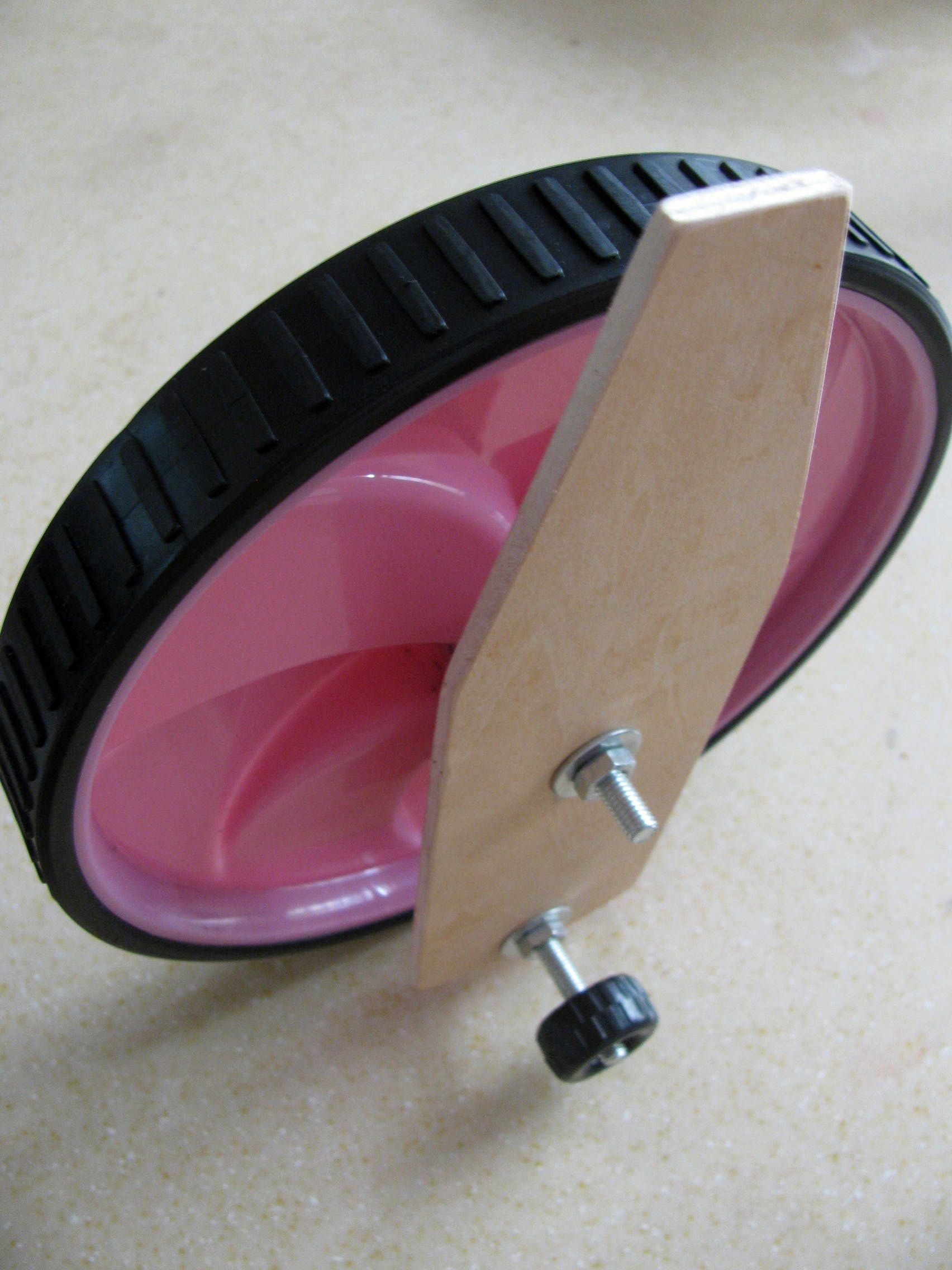 Motorized Uniwheel Toy Thing (Mutt) (with Pictures) - Instructables