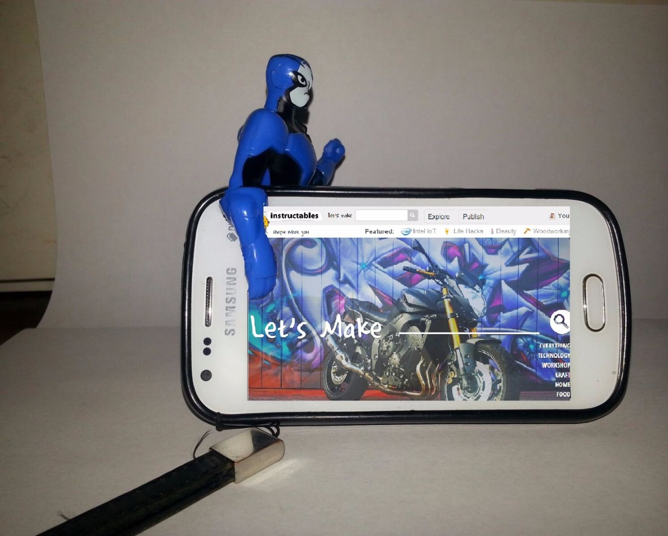 ACTION FIGURE SMARTPHONE HOLDER - Instructables