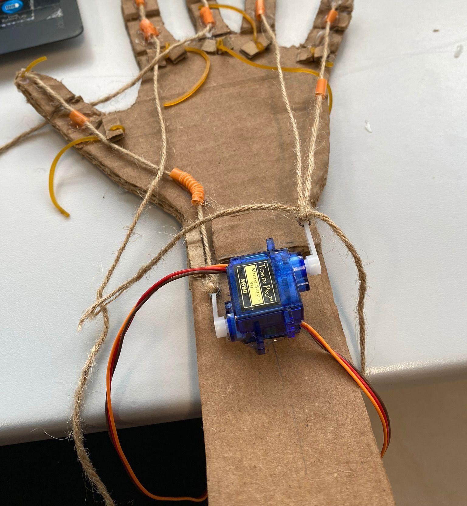 Mão Robótica (PAPELÃO) : 5 Steps - Instructables