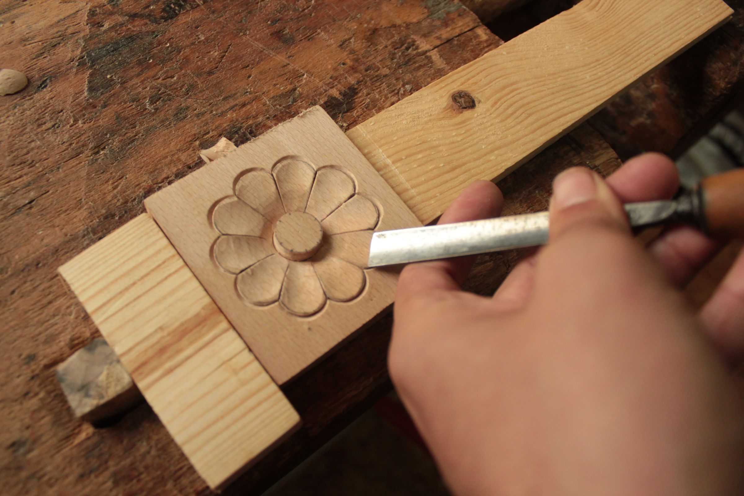Simple Wood Carving - Flower (rosette) : 5 Steps (with Pictures ...