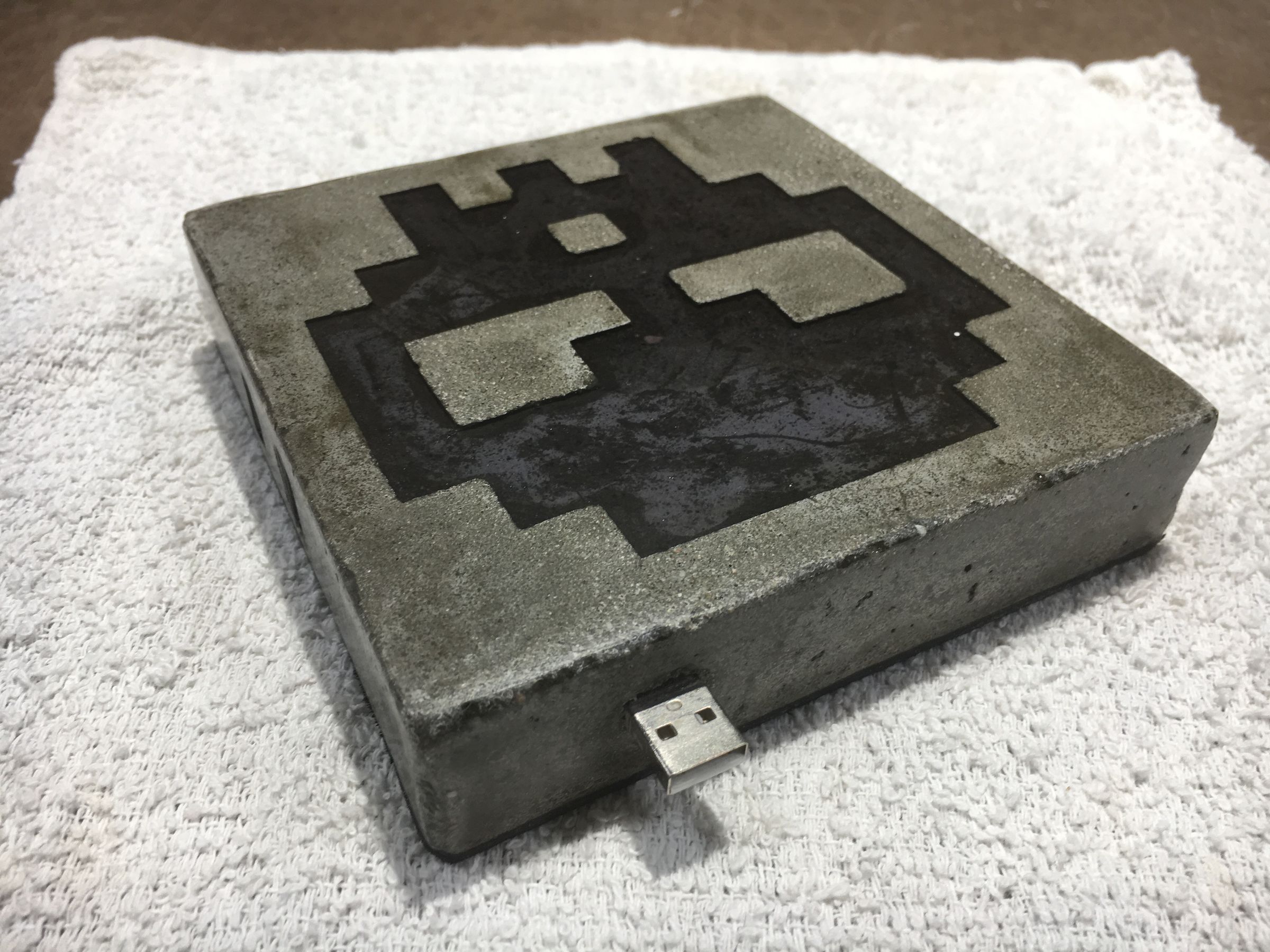 The 8-Bit Skull Concrete USB Hub : 11 Steps (with Pictures) - Instructables