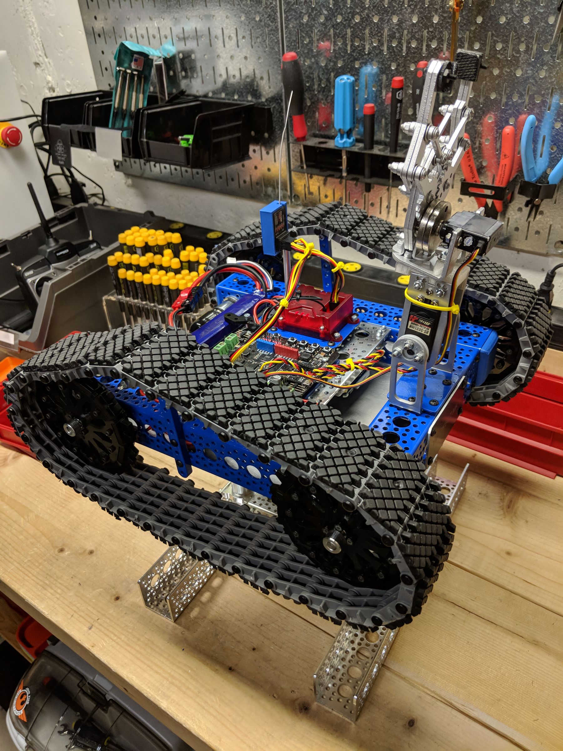 Trackbot Mk V : 8 Steps (with Pictures) - Instructables