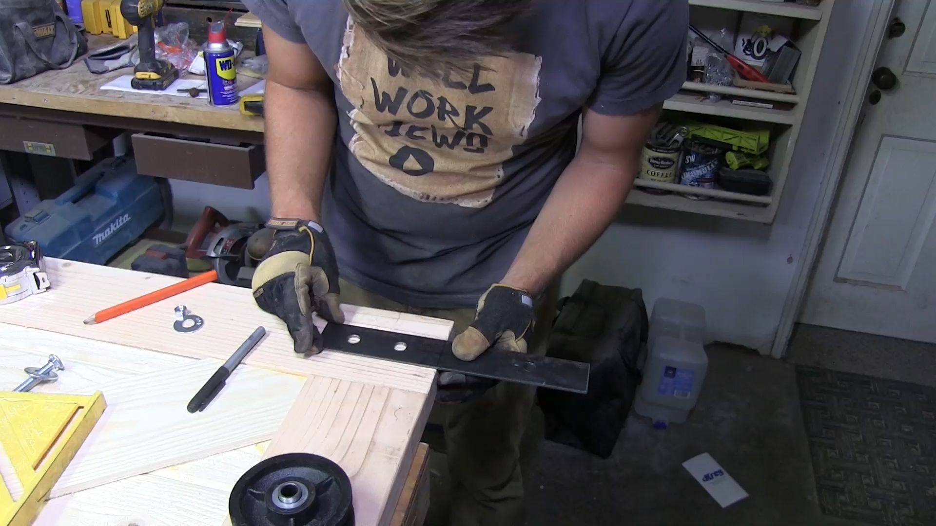 DIY Sliding Barn Door : 6 Steps (with Pictures) - Instructables