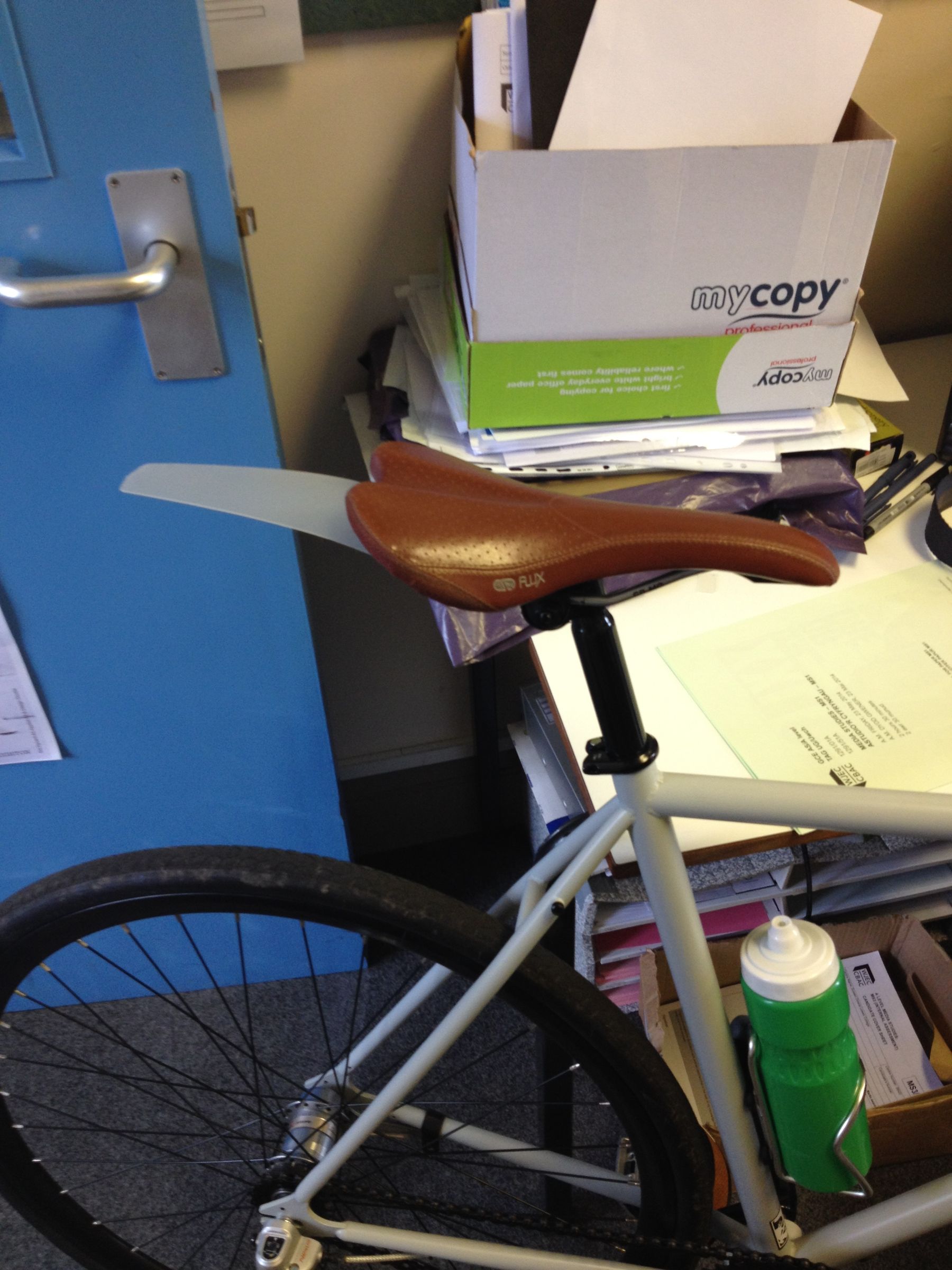 Super Lightweight Fixie and Single Speed Bike Mudguards : 7 Steps (with ...