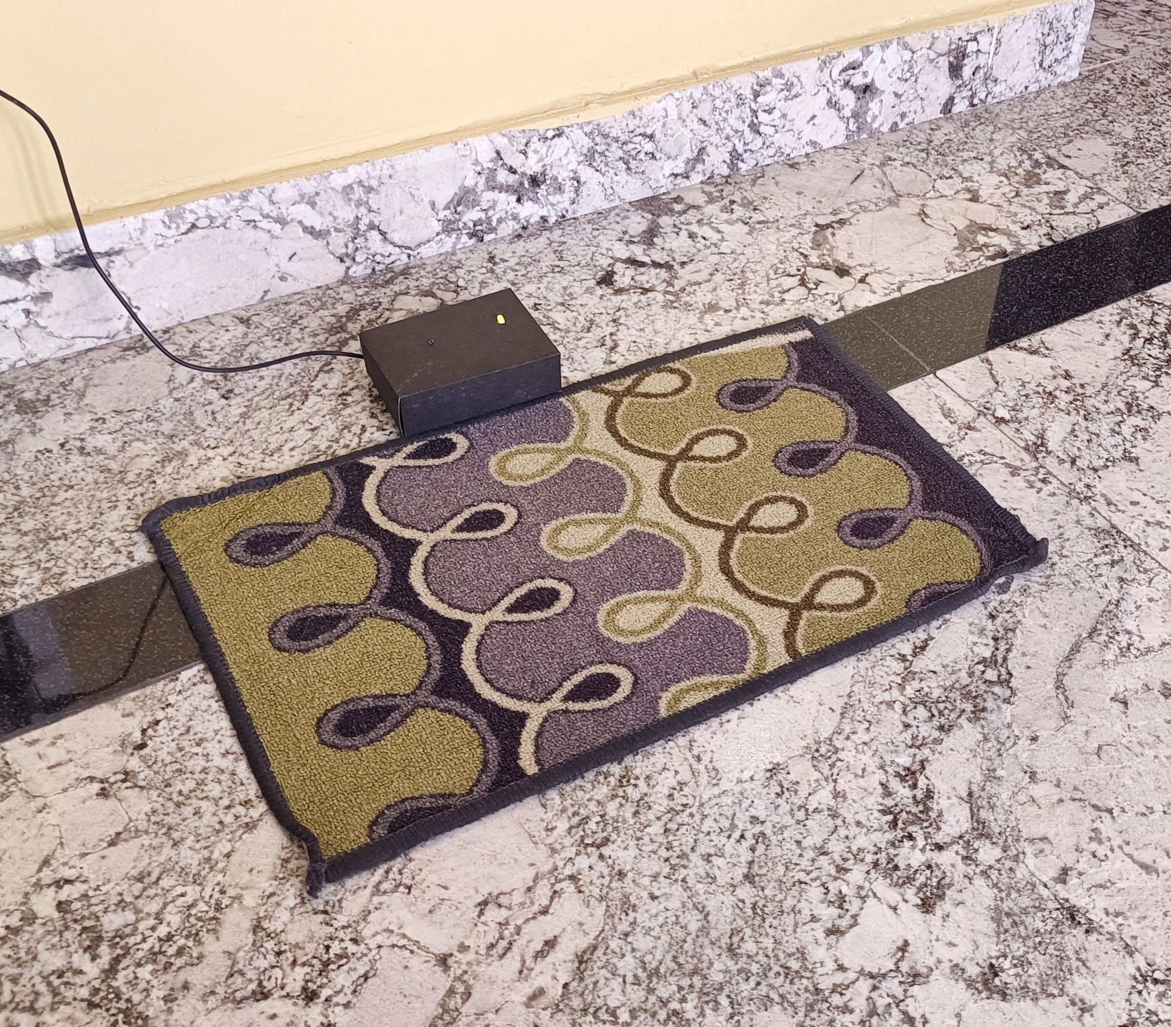 Smart Bedside Mat - Stand on It to Stop the Alarm! : 5 Steps (with ...