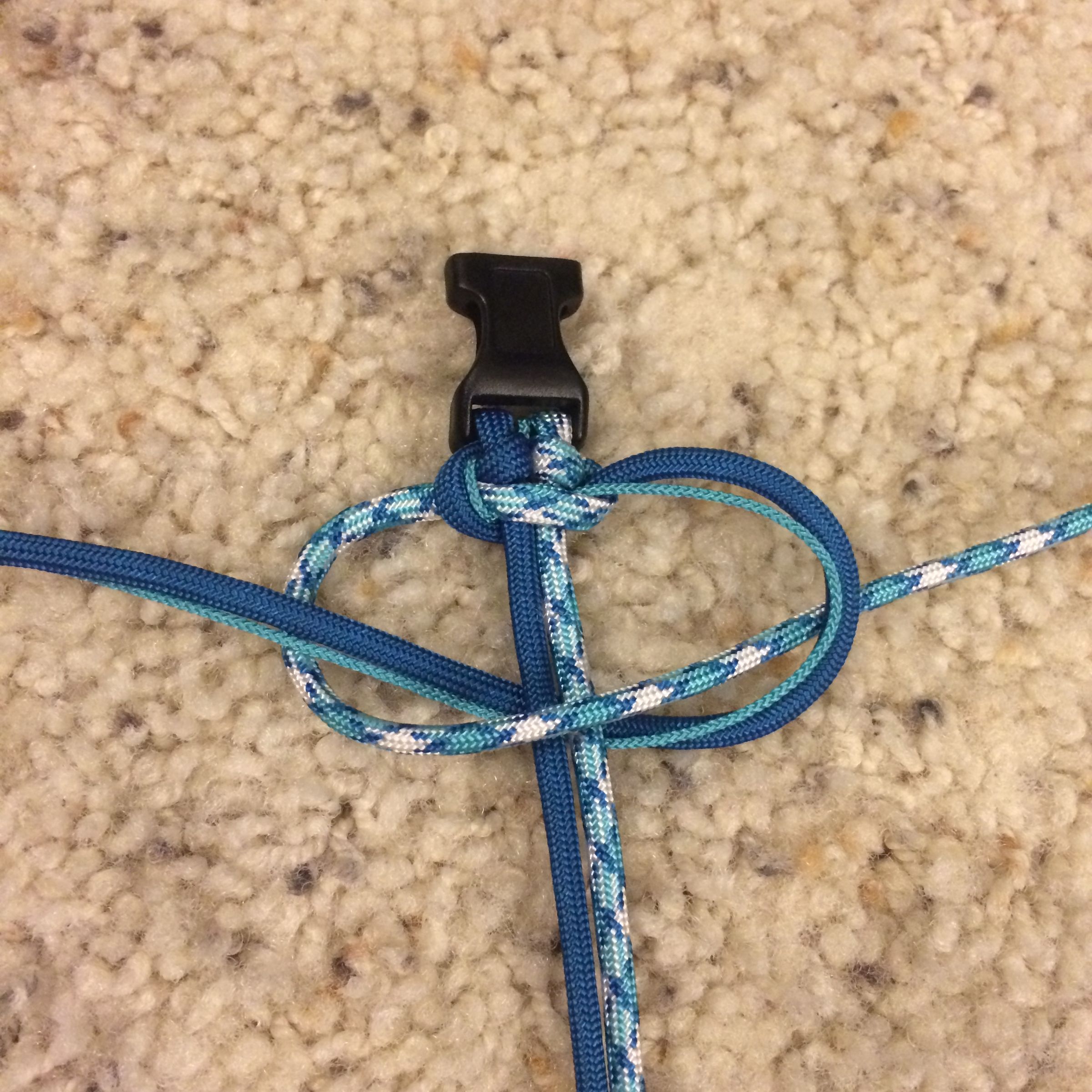 Paracord Bracelet Instructions : 6 Steps - Instructables
