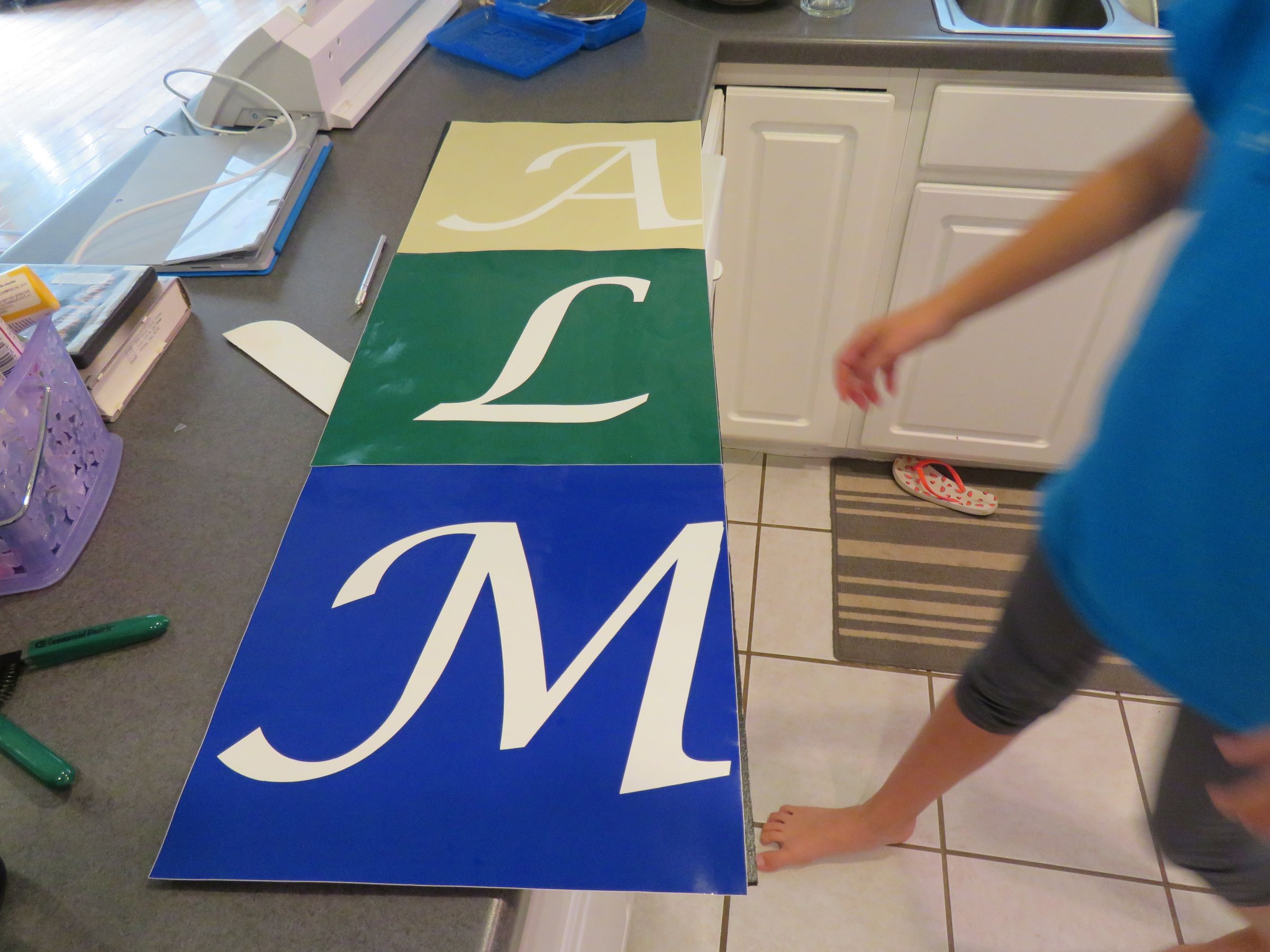 Easy Wooden Sign for Makerspace or Work Studio : 10 Steps (with ...
