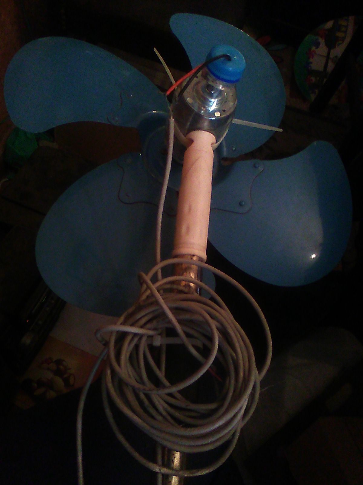 TurbineOne V2 : Super Simple Wind Turbine You Can Make Now : 5 Steps ...
