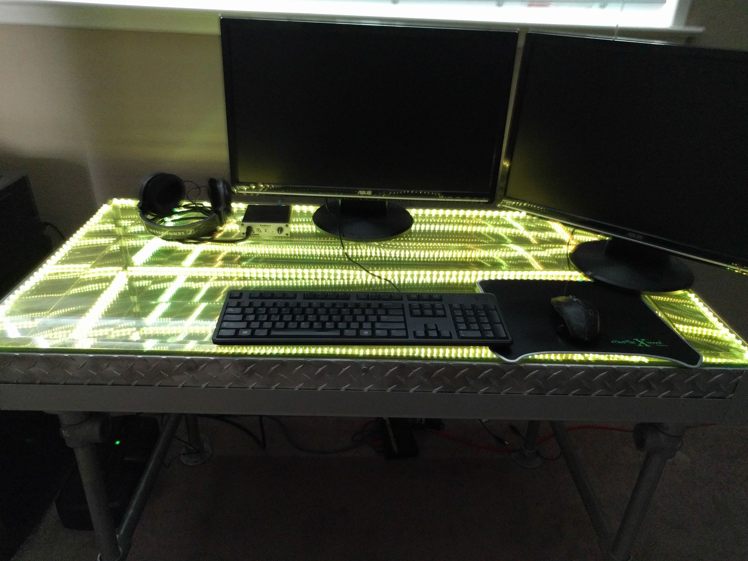 Tesseract Infinity Desk : 11 Steps (with Pictures) - Instructables