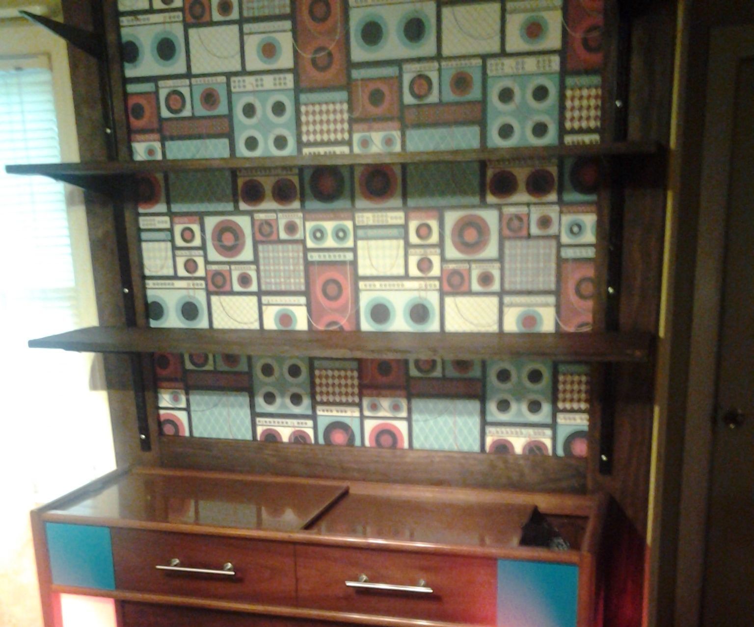 Retro Upcycle Stereo to a Bar That Lights Up : 5 Steps - Instructables