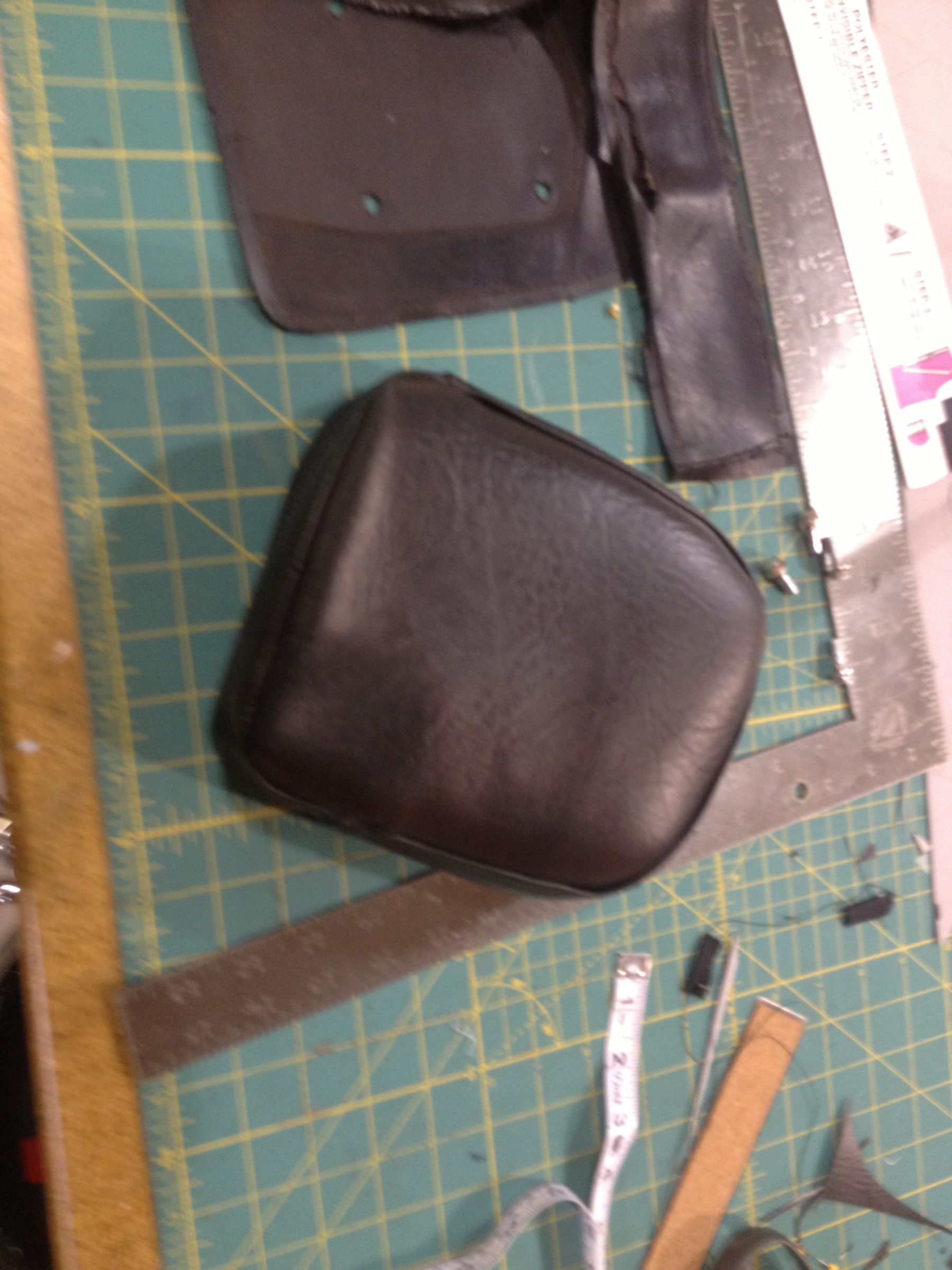 Motorcycle Back Rest - Reupholstered : 4 Steps - Instructables