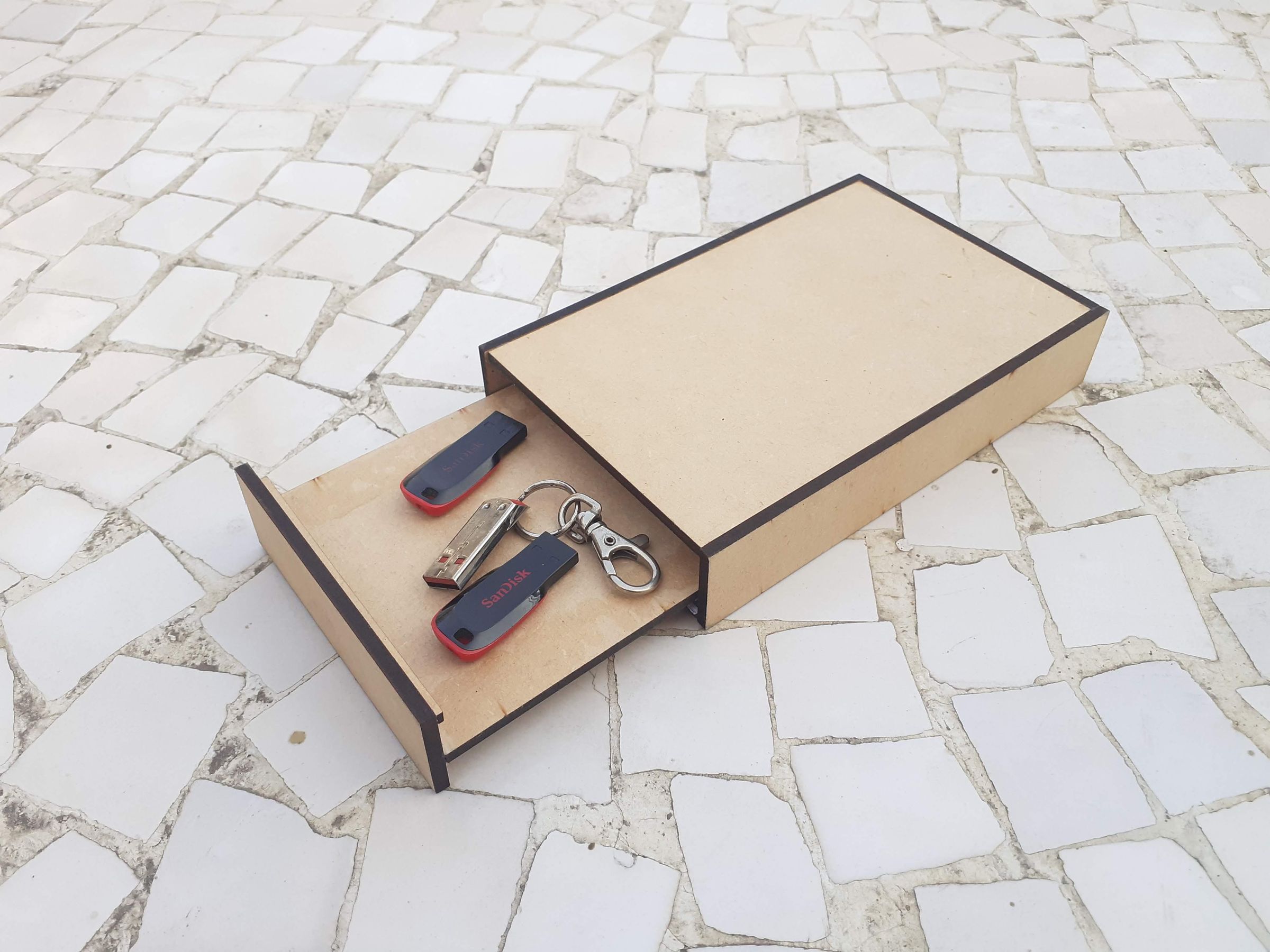 Secret Compartment in Photo Frame : 4 Steps (with Pictures) - Instructables