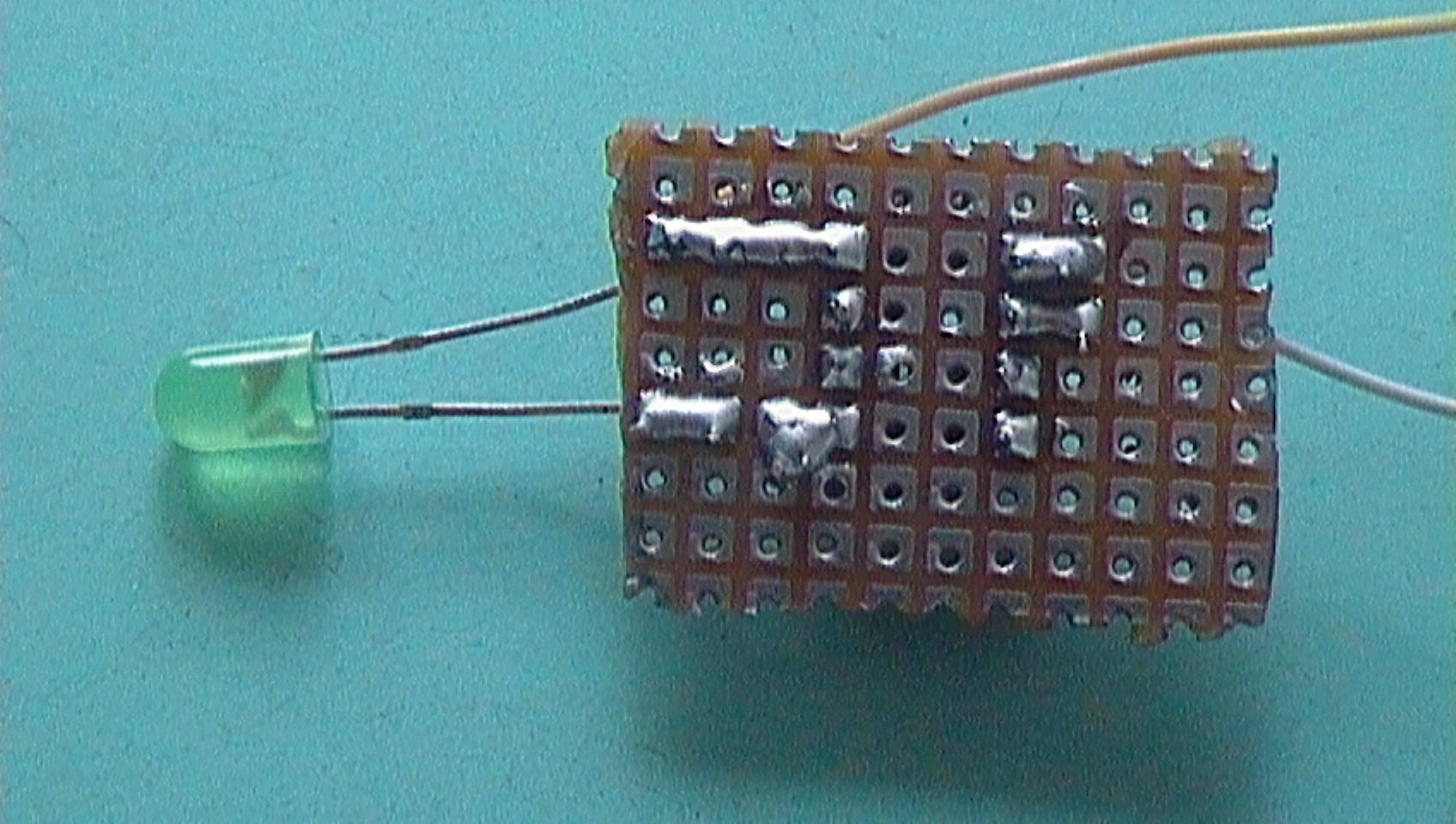 Light Sensing LED - PICAXE Version : 7 Steps (with Pictures) - Instructables