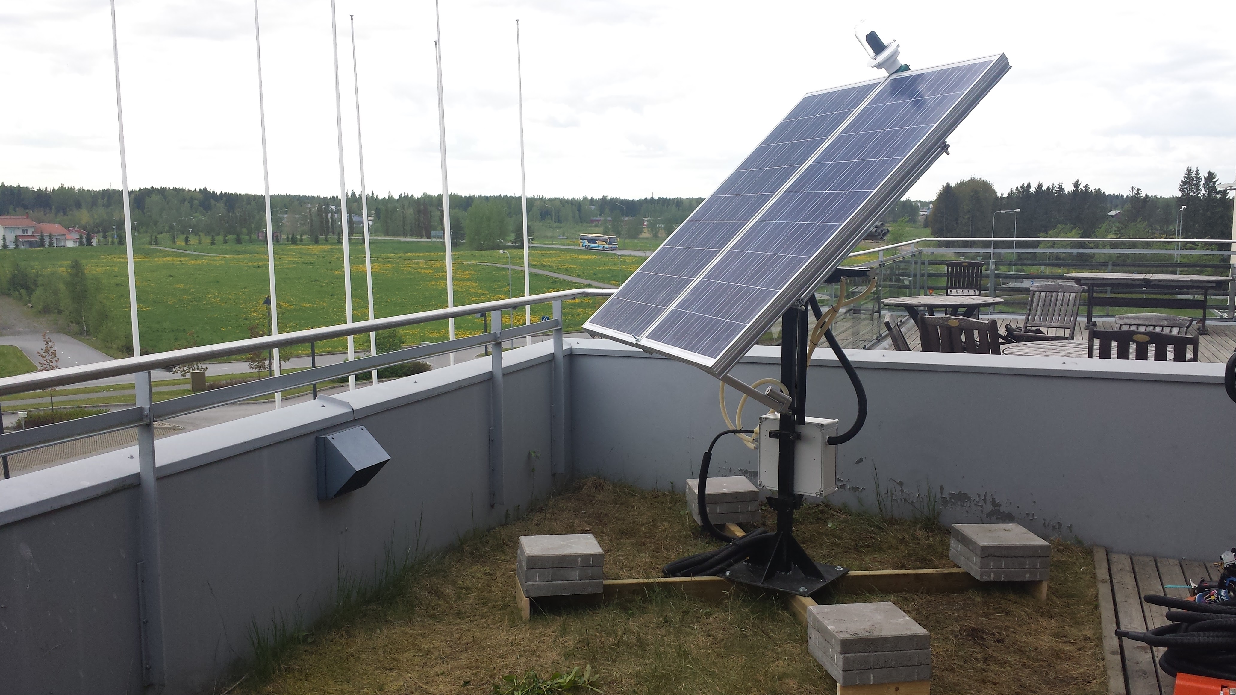 Dual Axis Solar Tracker With Online Energy Monitor : 11 Steps (with ...