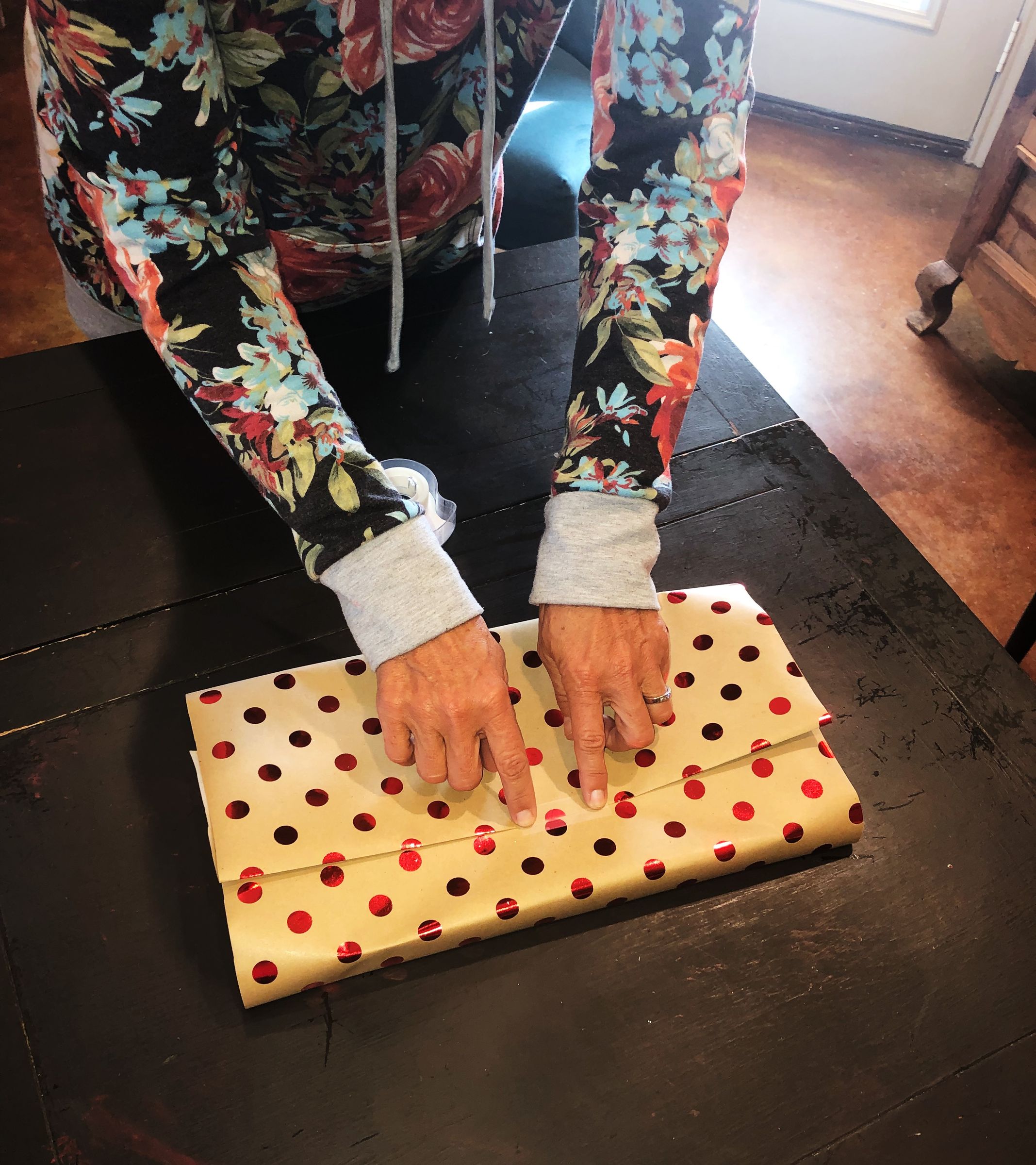 How to Wrap a Gift Box : 11 Steps - Instructables