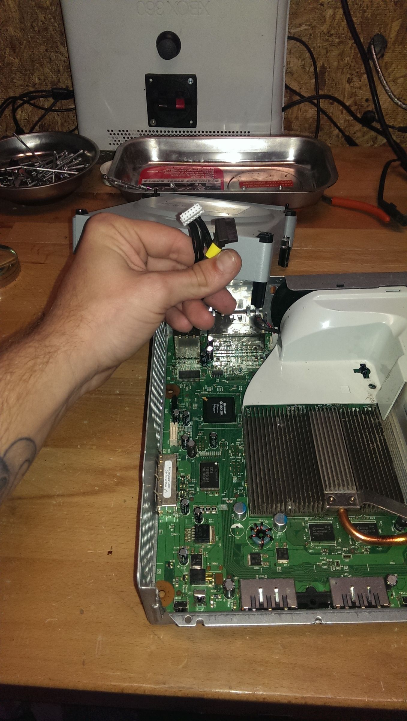 How to Reball Red Ring of Death Xbox 360 : 24 Steps (with Pictures ...