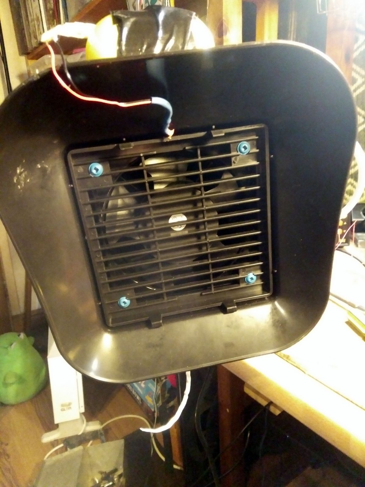 Solder and Flux Fume Extractor Light : 4 Steps (with Pictures ...