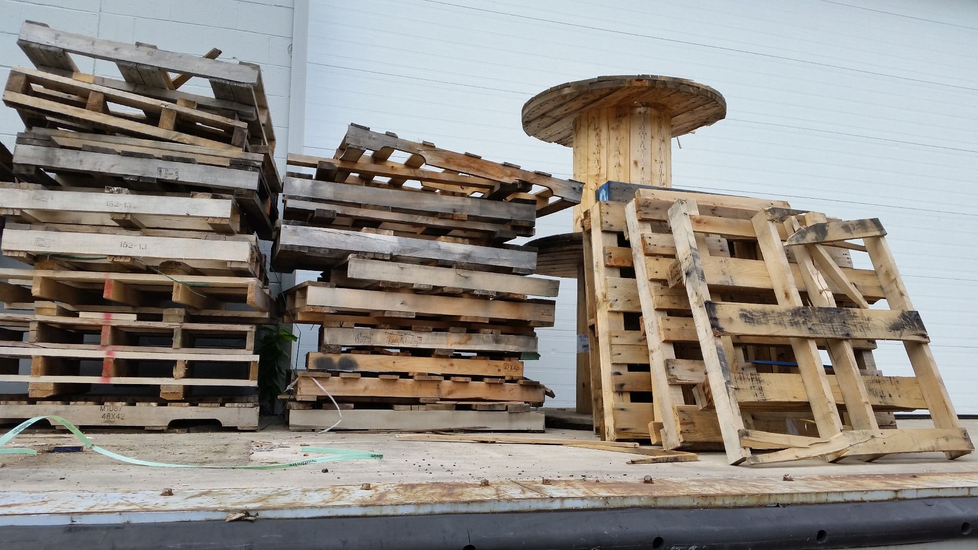 DIY Hexagonal Tree Bench From Wood Pallets - 100% Pallet Wood : 12 ...