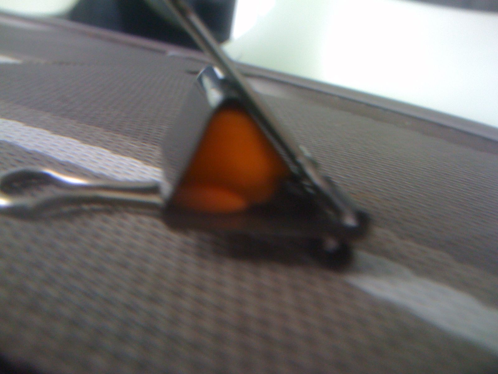 Macbook Pro Hinges Fix : 4 Steps - Instructables