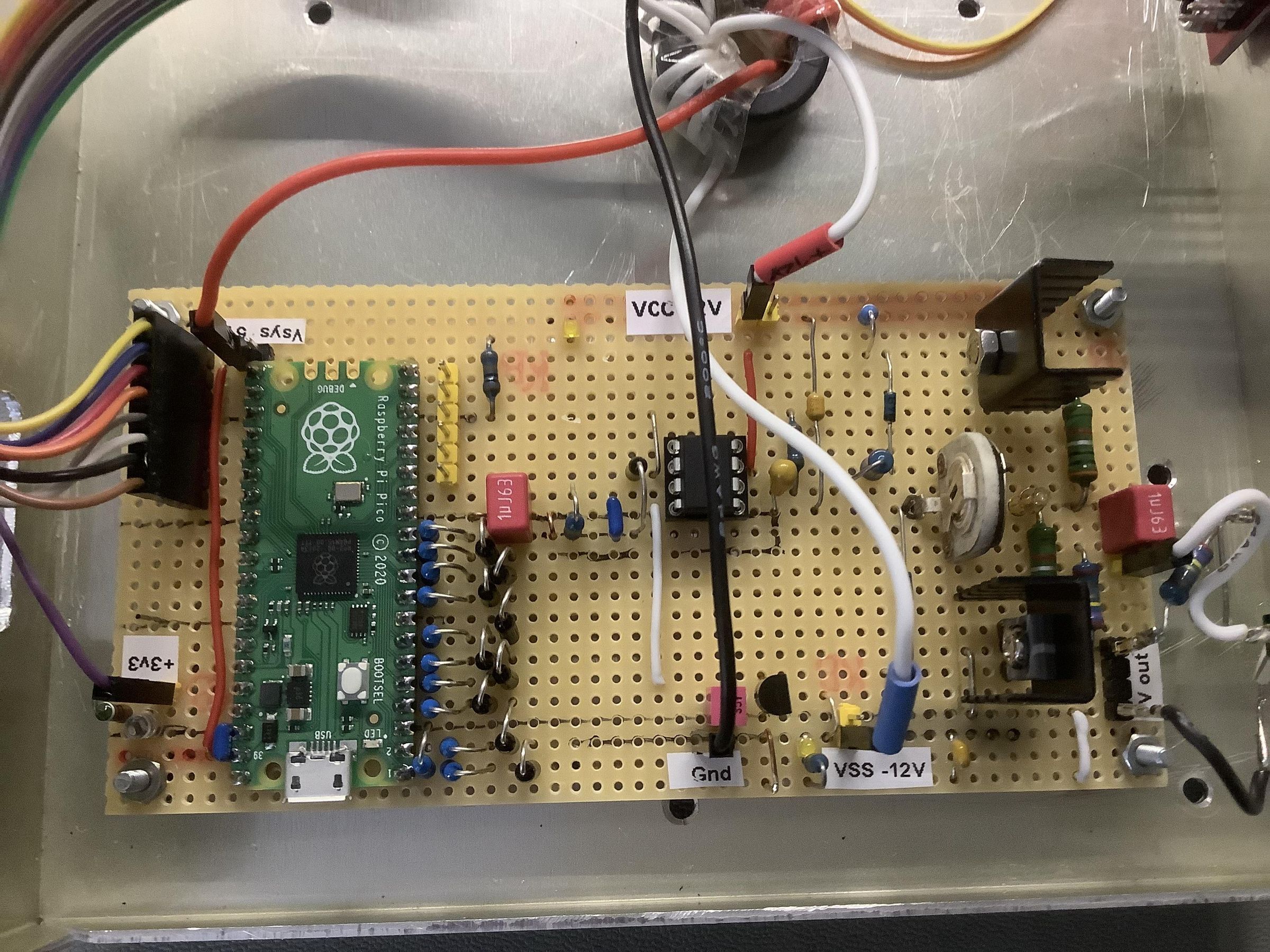 Poor Man's Waveform Generator Based on RP2040 Raspberry-pi-Pico Board ...