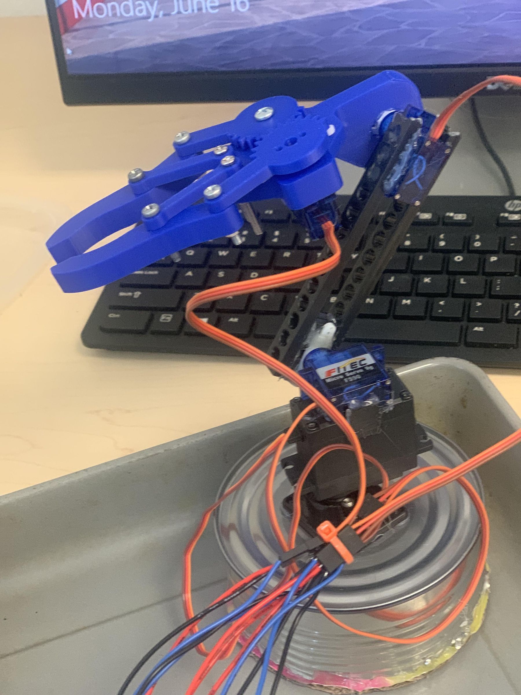 Dum-E (Build Guide) : 8 Steps - Instructables