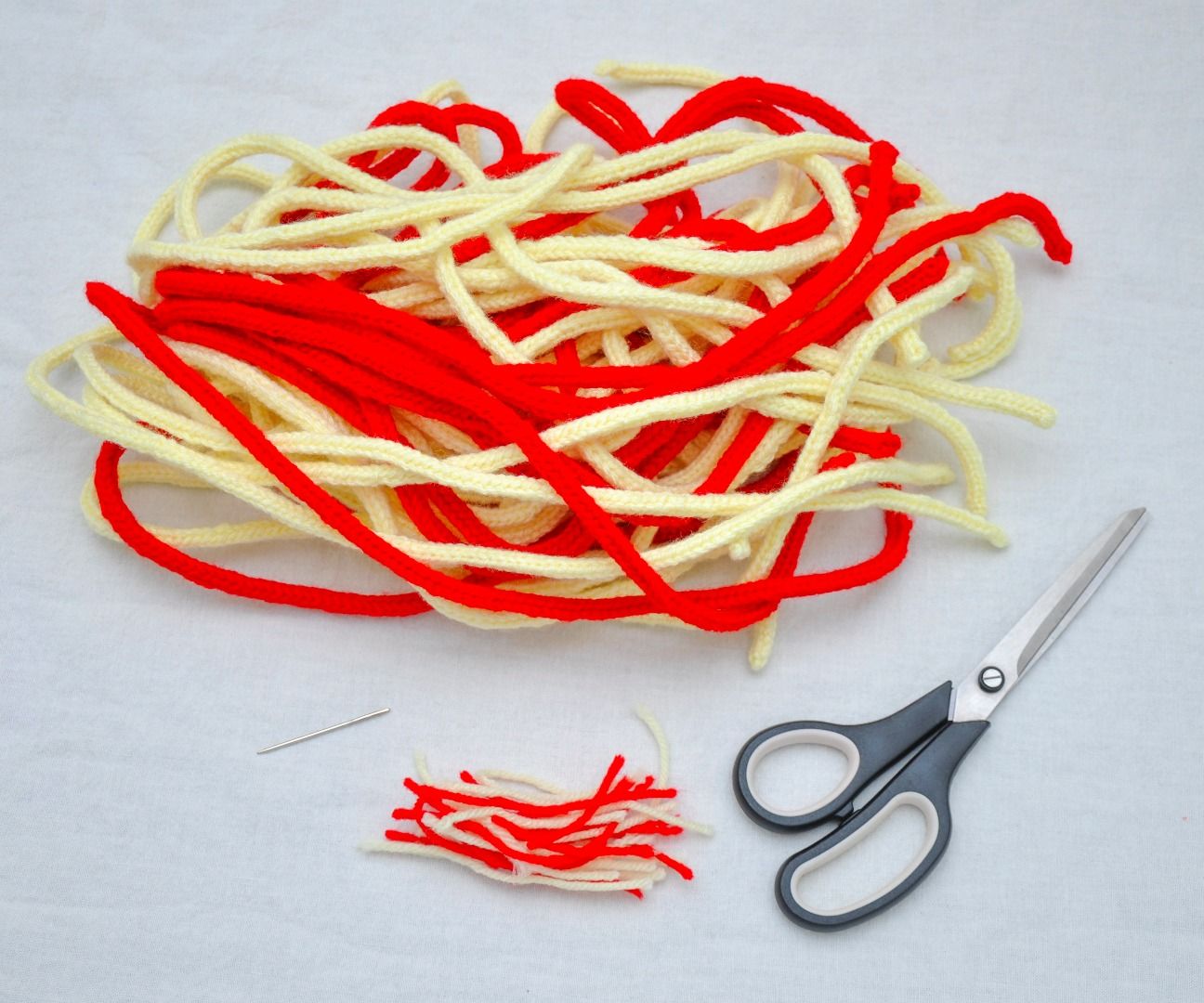 Spaghetti and Meatball Knit Scarf : 9 Steps (with Pictures) - Instructables
