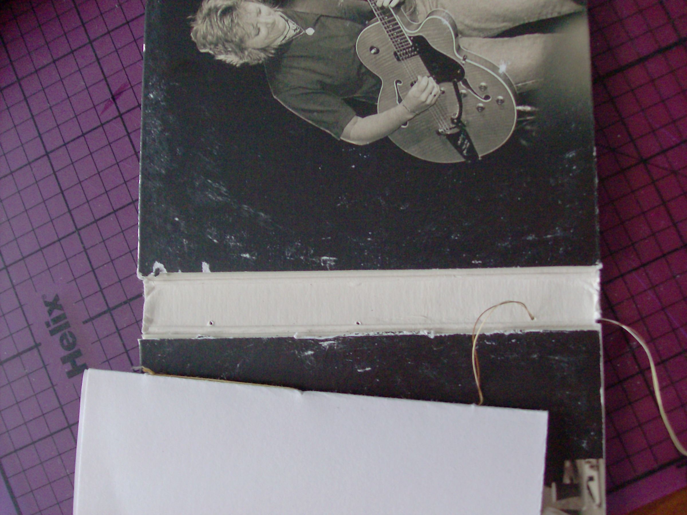 Upcycle Your Old CD Covers : 6 Steps - Instructables