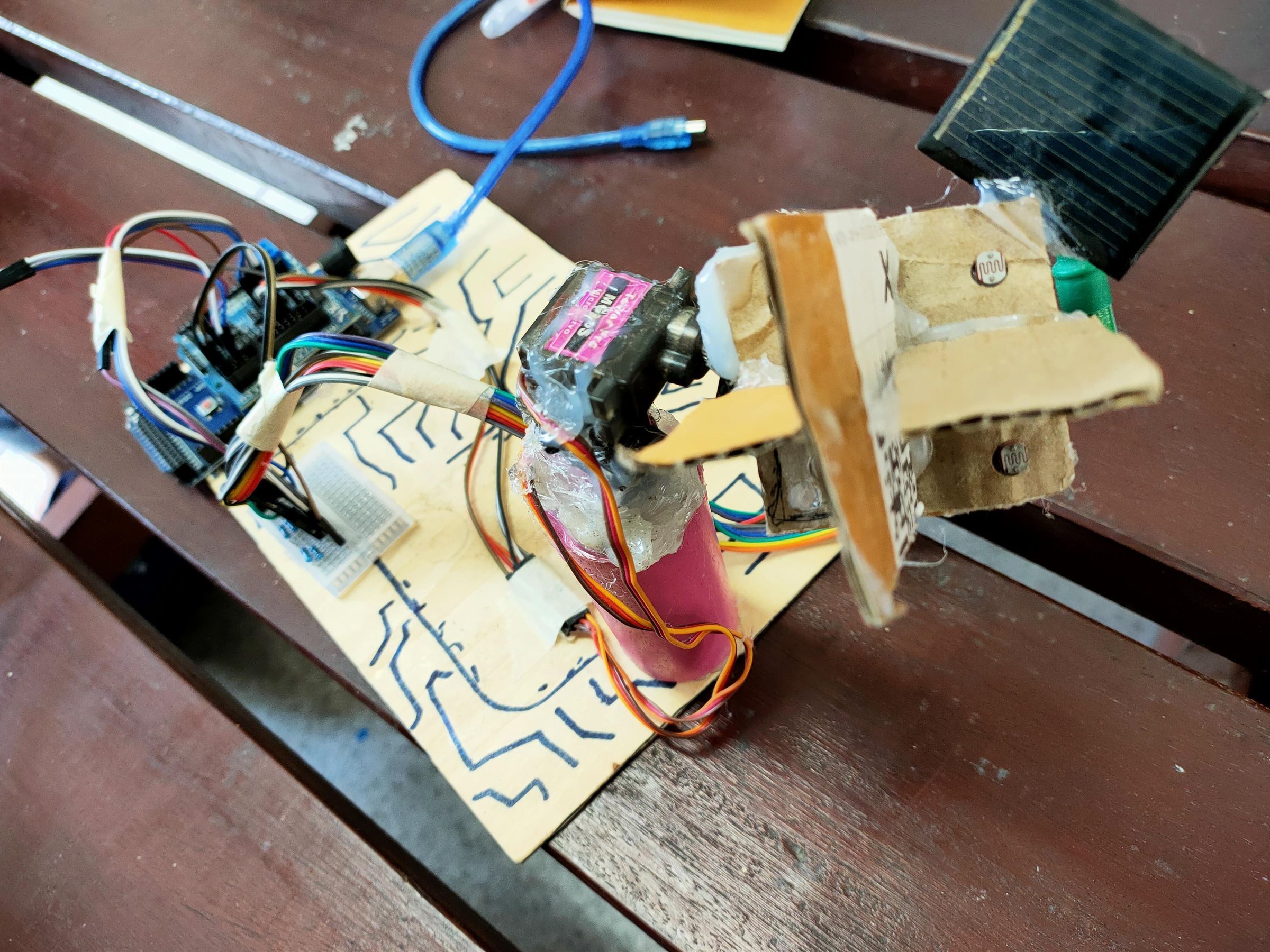 DIY Miniature Solar Tracker : 5 Steps (with Pictures) - Instructables