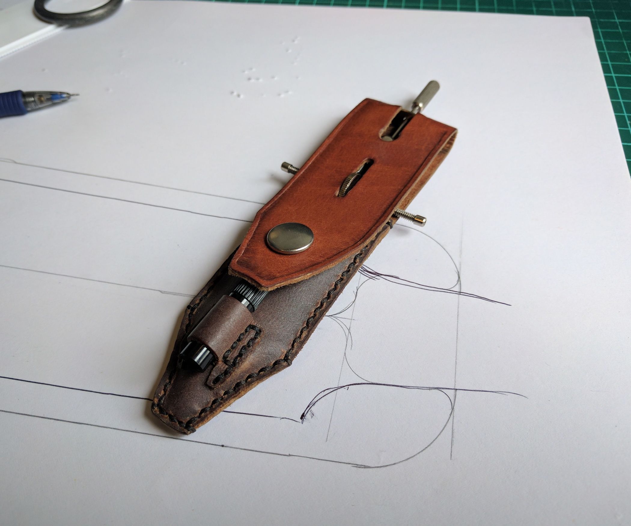 Leather Compass Case : 9 Steps (with Pictures) - Instructables