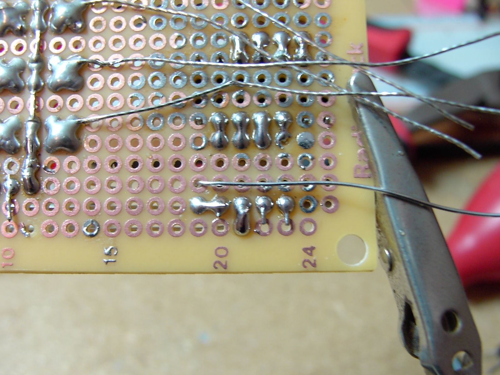 Single Chip, 2 Wire 4x4 LED Matrix - Instructables