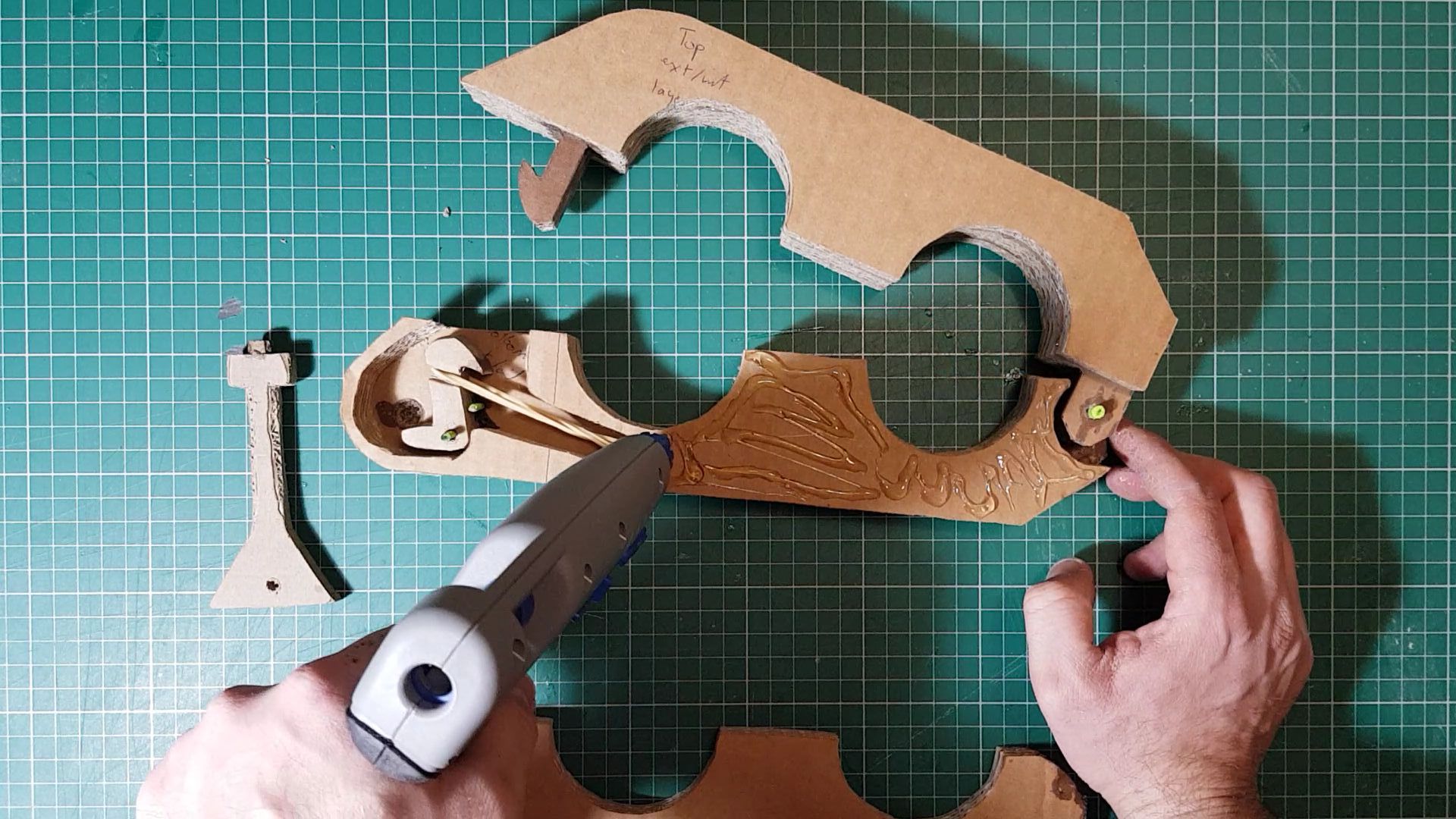 DIY Working Cardboard Handcuffs : 6 Steps (with Pictures) - Instructables