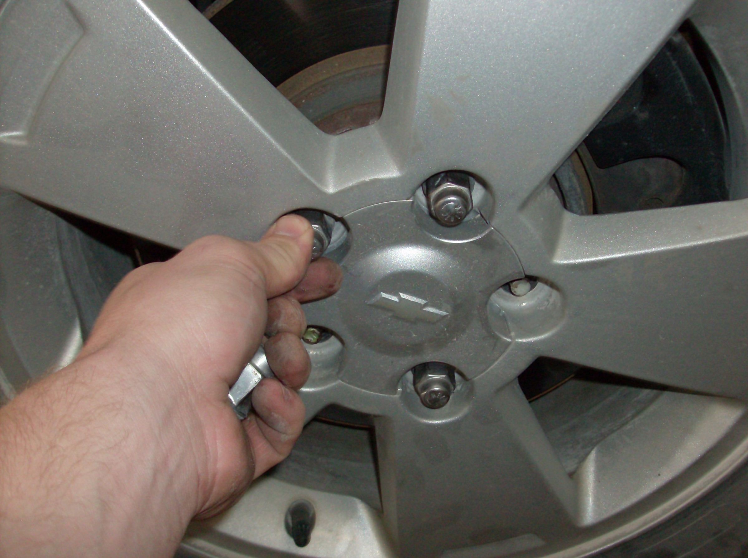 Changing a Tire : 13 Steps - Instructables