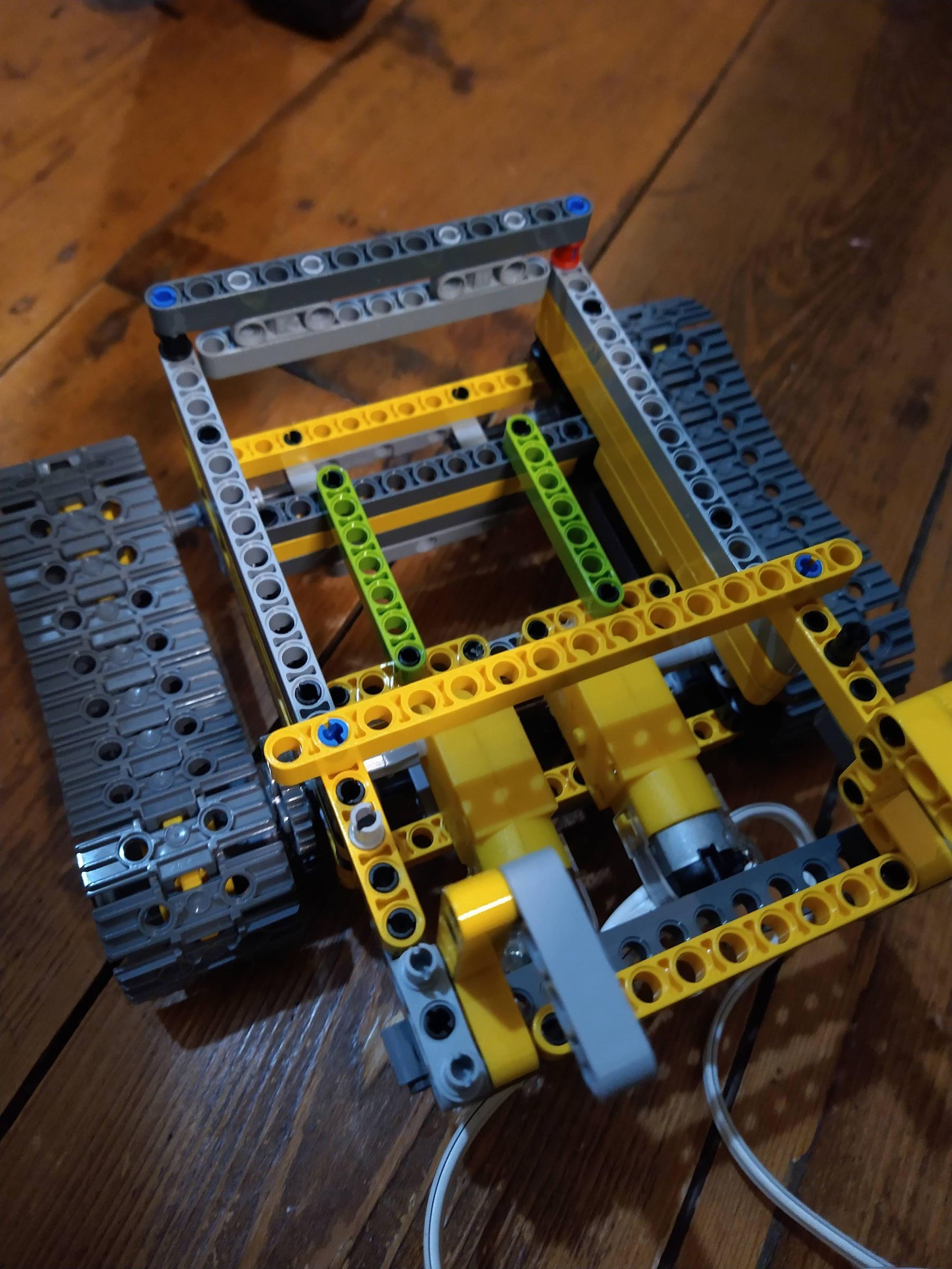 Arduino Controlled LEGO RC Tank and Transmitter : 9 Steps (with ...
