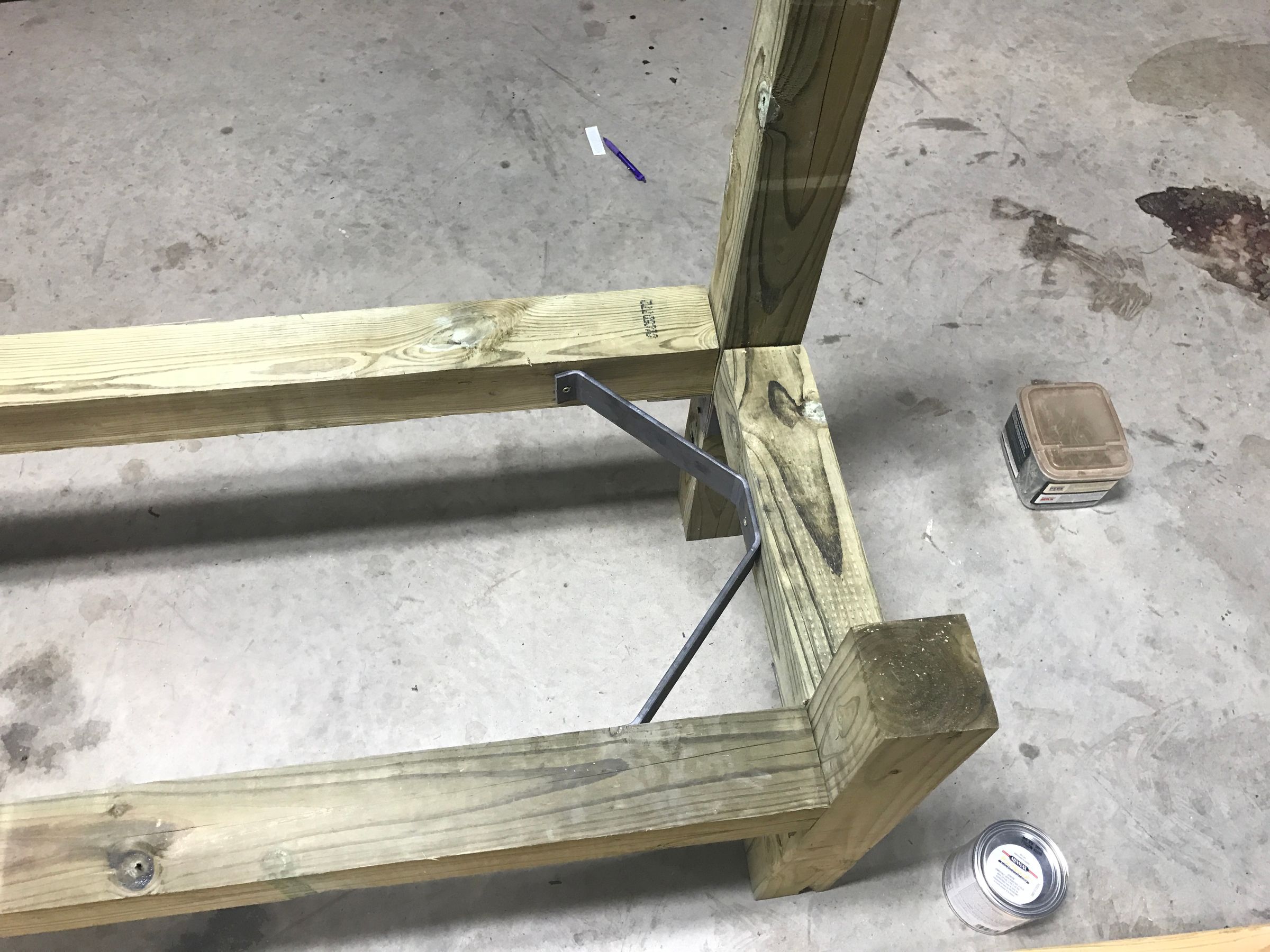 Trashy Tailgate Bench : 11 Steps (with Pictures) - Instructables