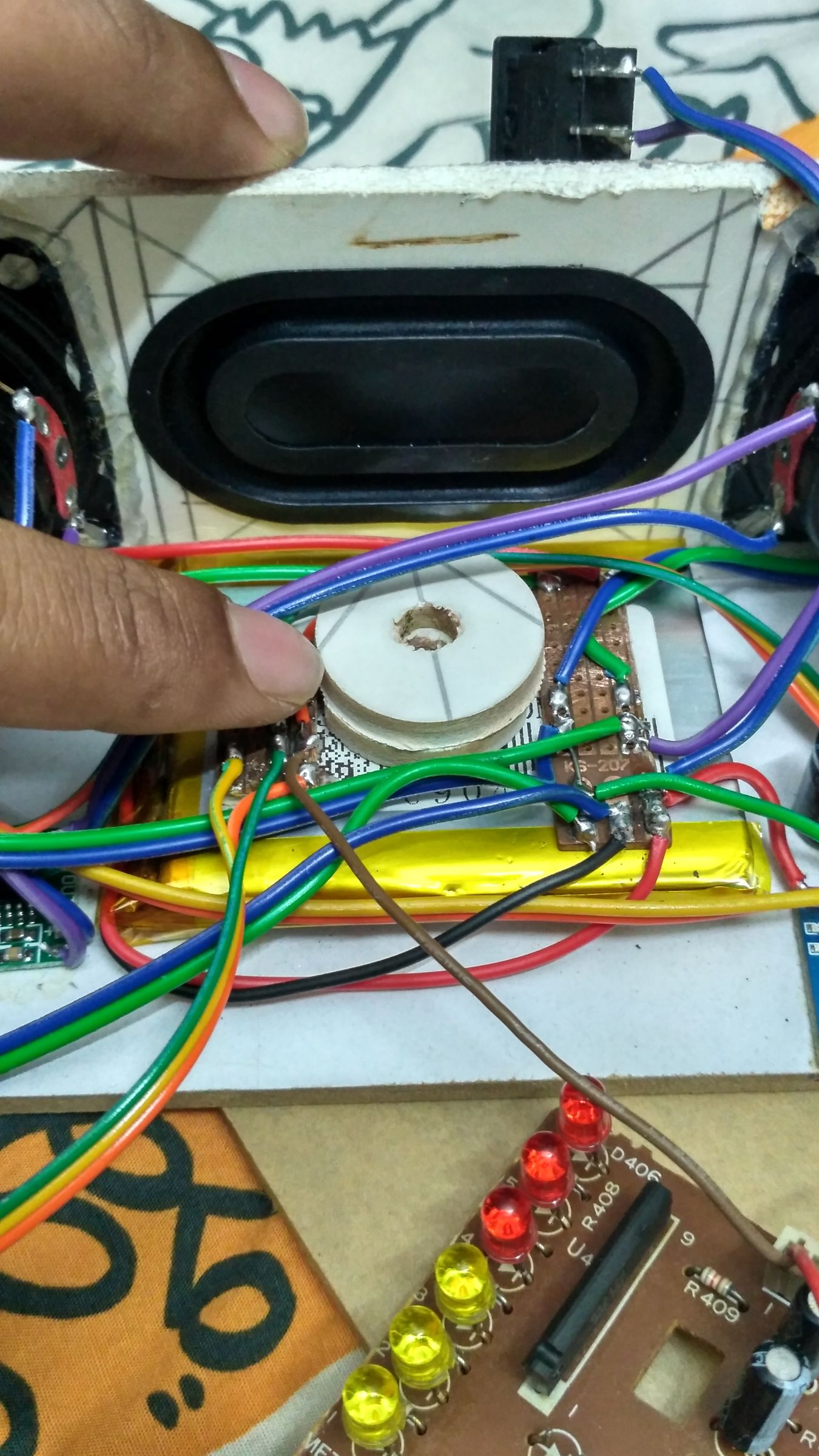 Hand Built Full Range Portable Bluetooth Speaker : 20 Steps (with ...