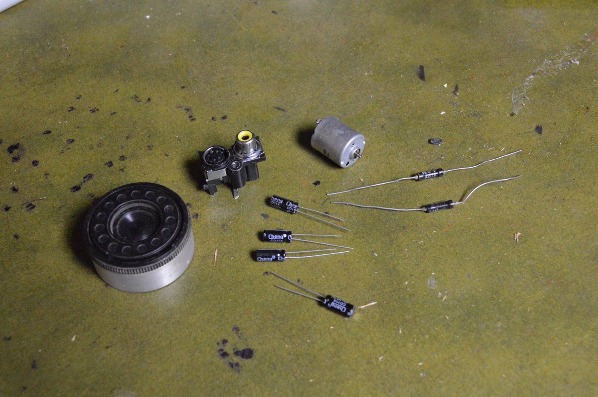 The Art of Making Junkbots : 14 Steps (with Pictures) - Instructables