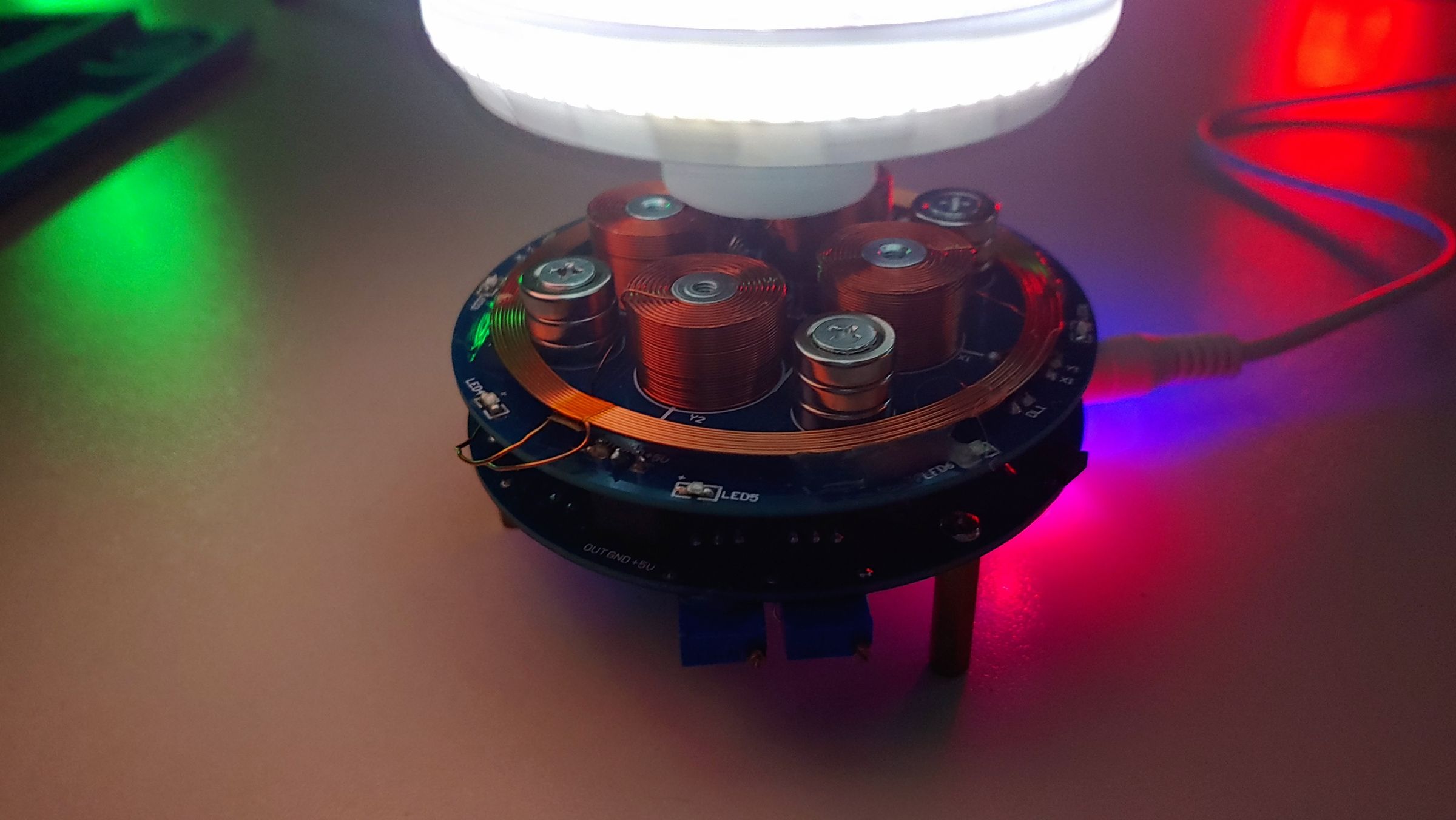 Freely Levitating Lamp : 4 Steps - Instructables